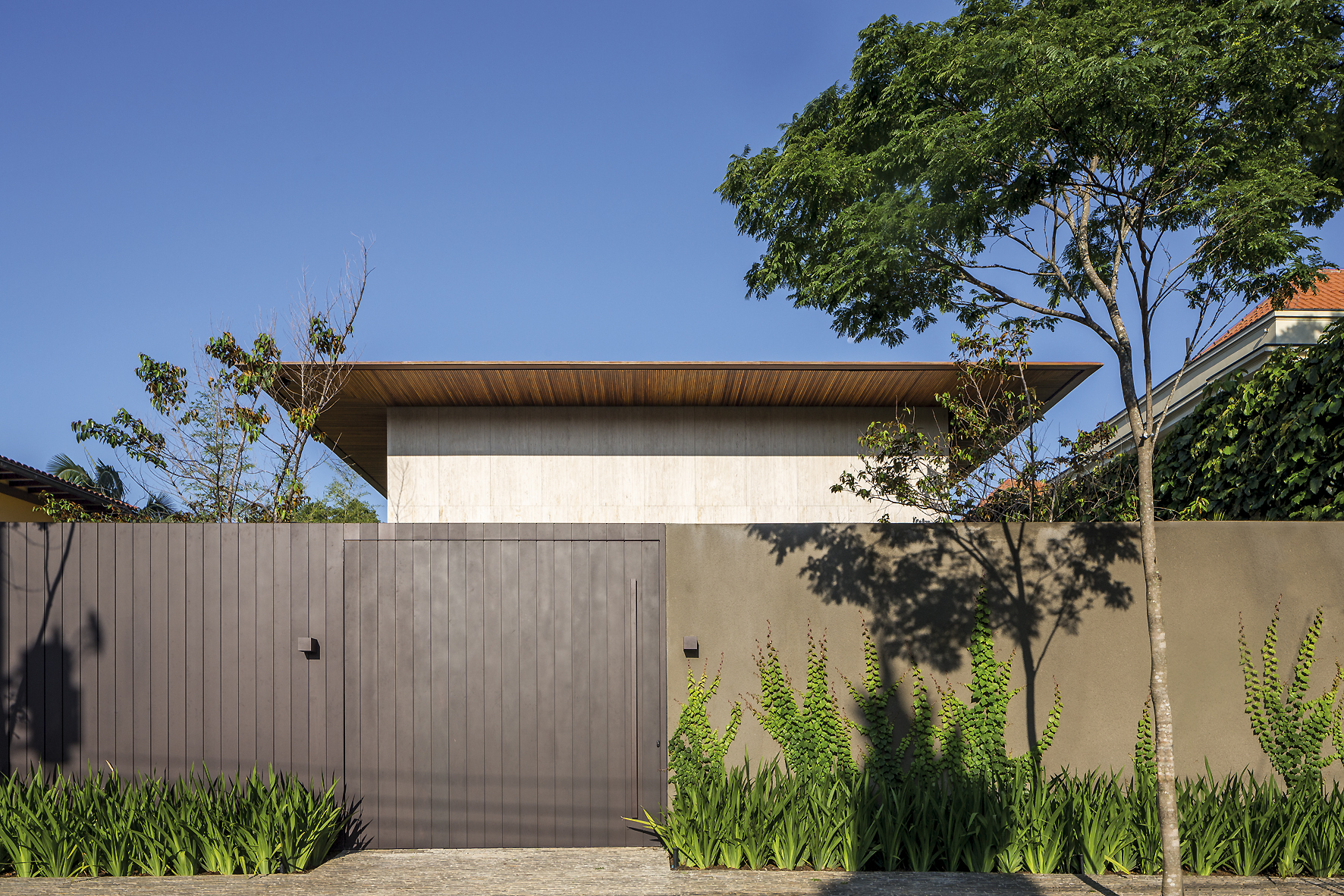 MLA House by Jacobsen Arquitetura - Architizer