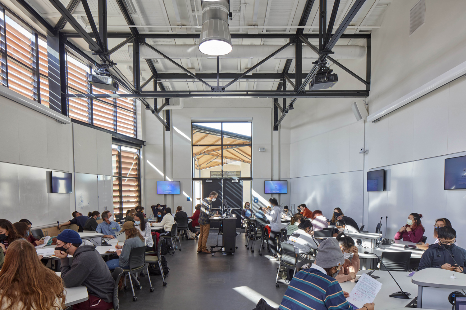 UC Davis Walker Hall Graduate Student Center by LEDDY MAYTUM STACY ...