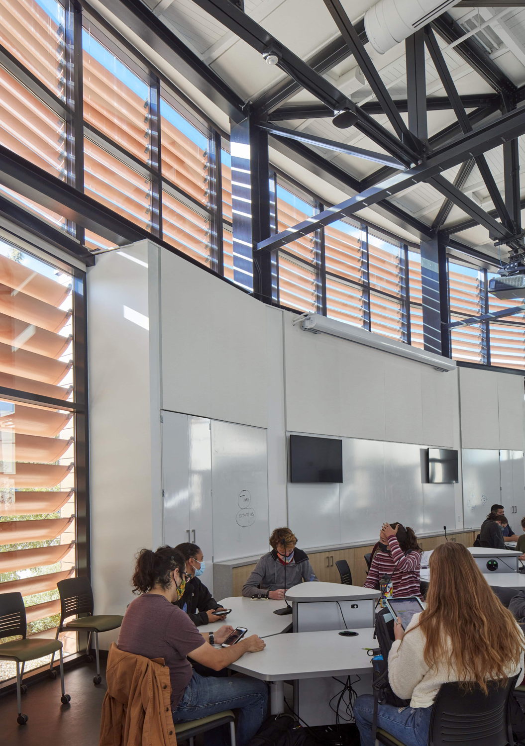 UC Davis Walker Hall Graduate Student Center by LEDDY MAYTUM STACY ...