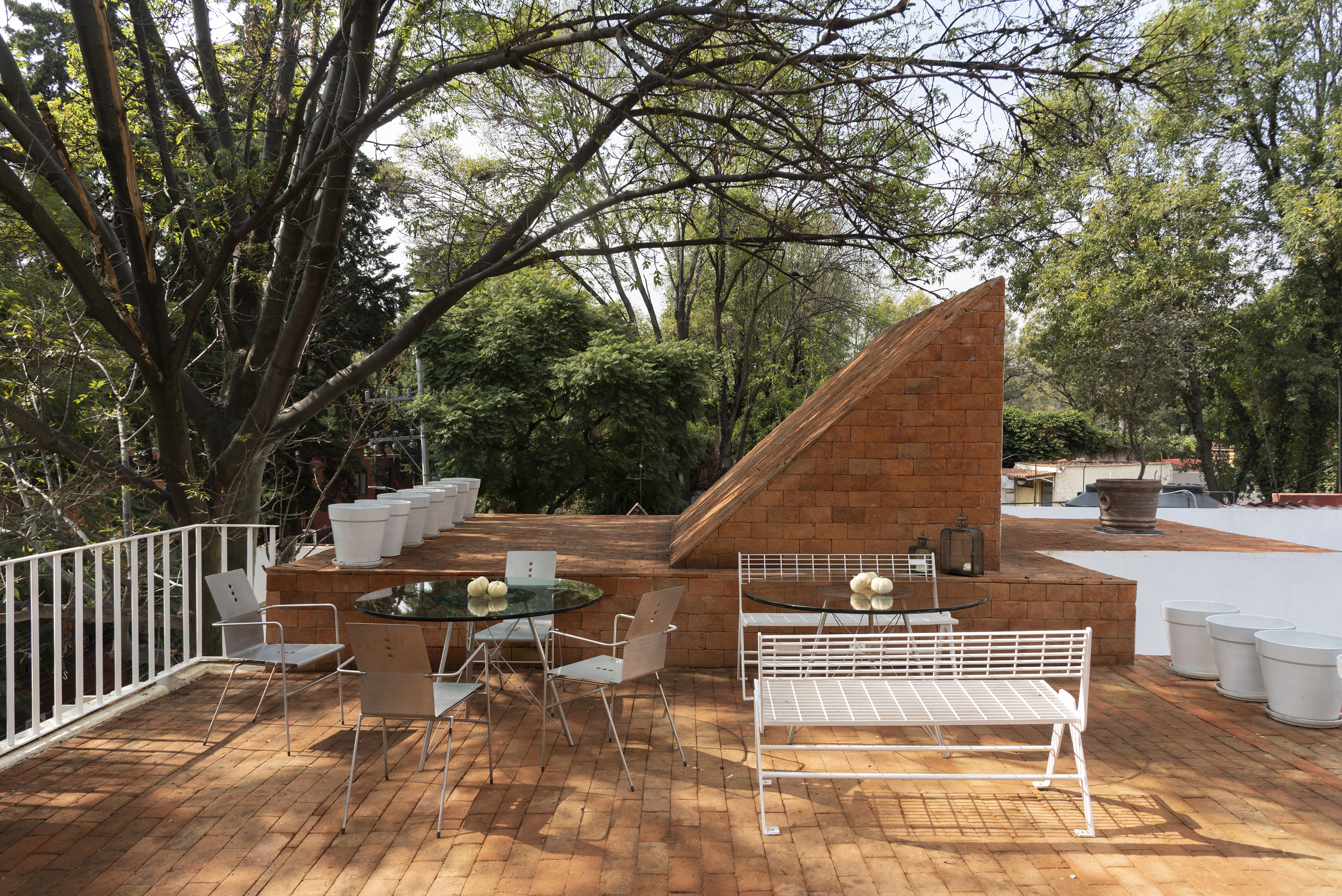 AVE MARIA STUDIO-HOUSE by bgp arquitectura - Architizer