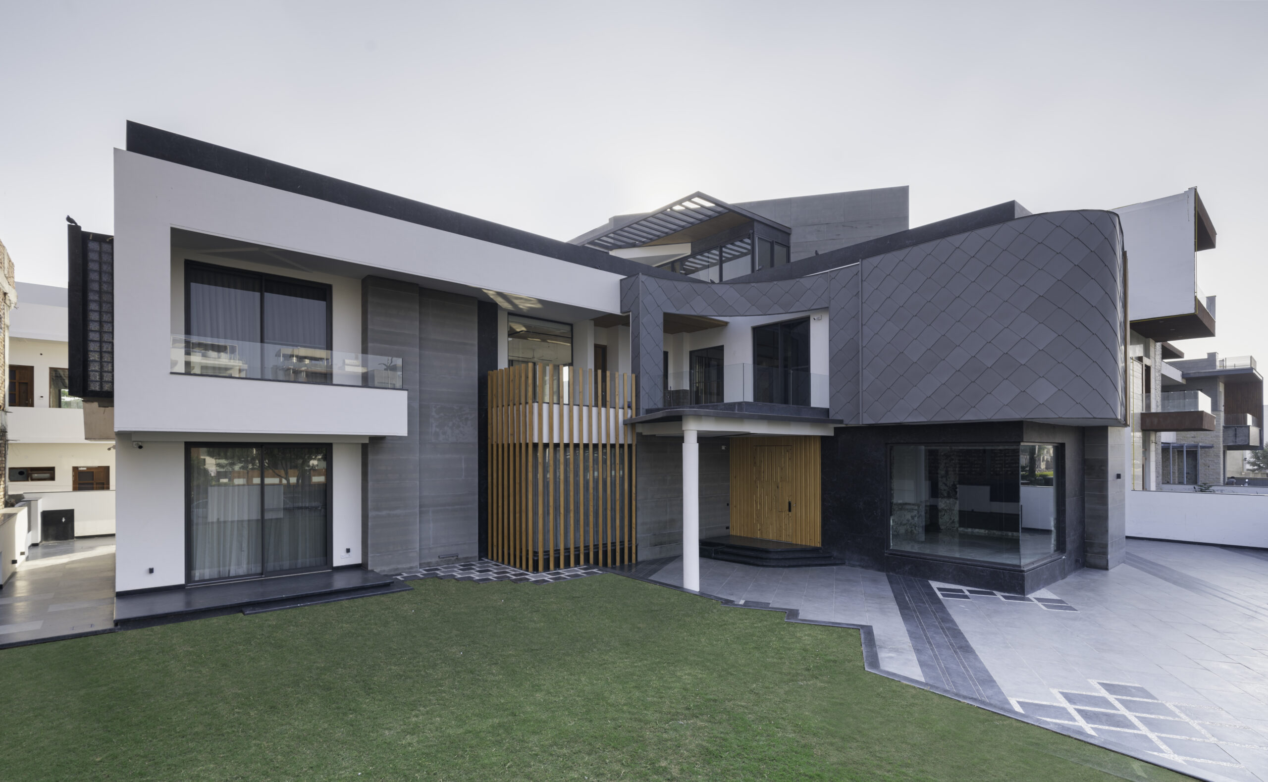 THE GIBBOUS HOUSE by Inner Value Architects - Architizer