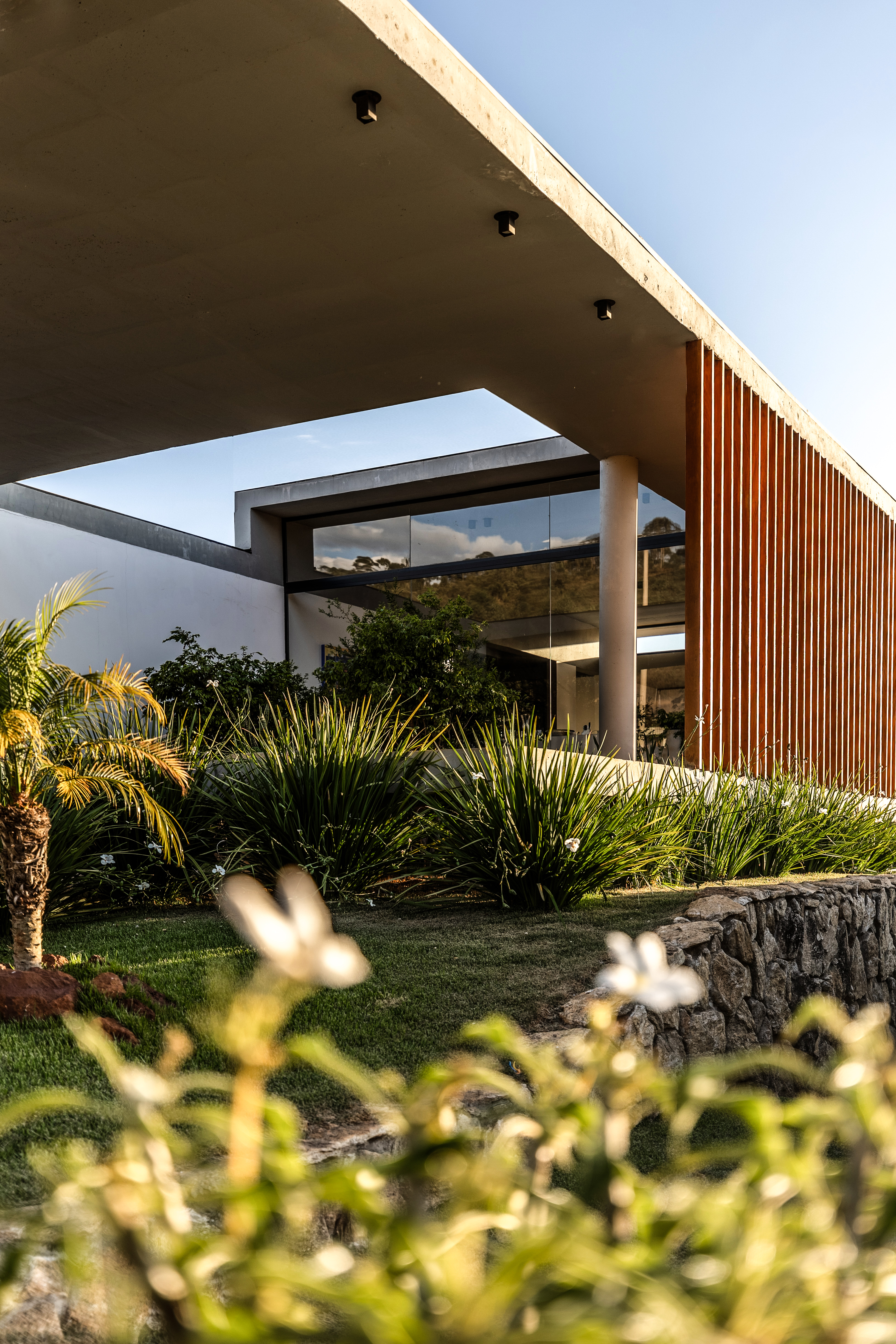 Laguna House by TETRO ARQUITETURA - Architizer