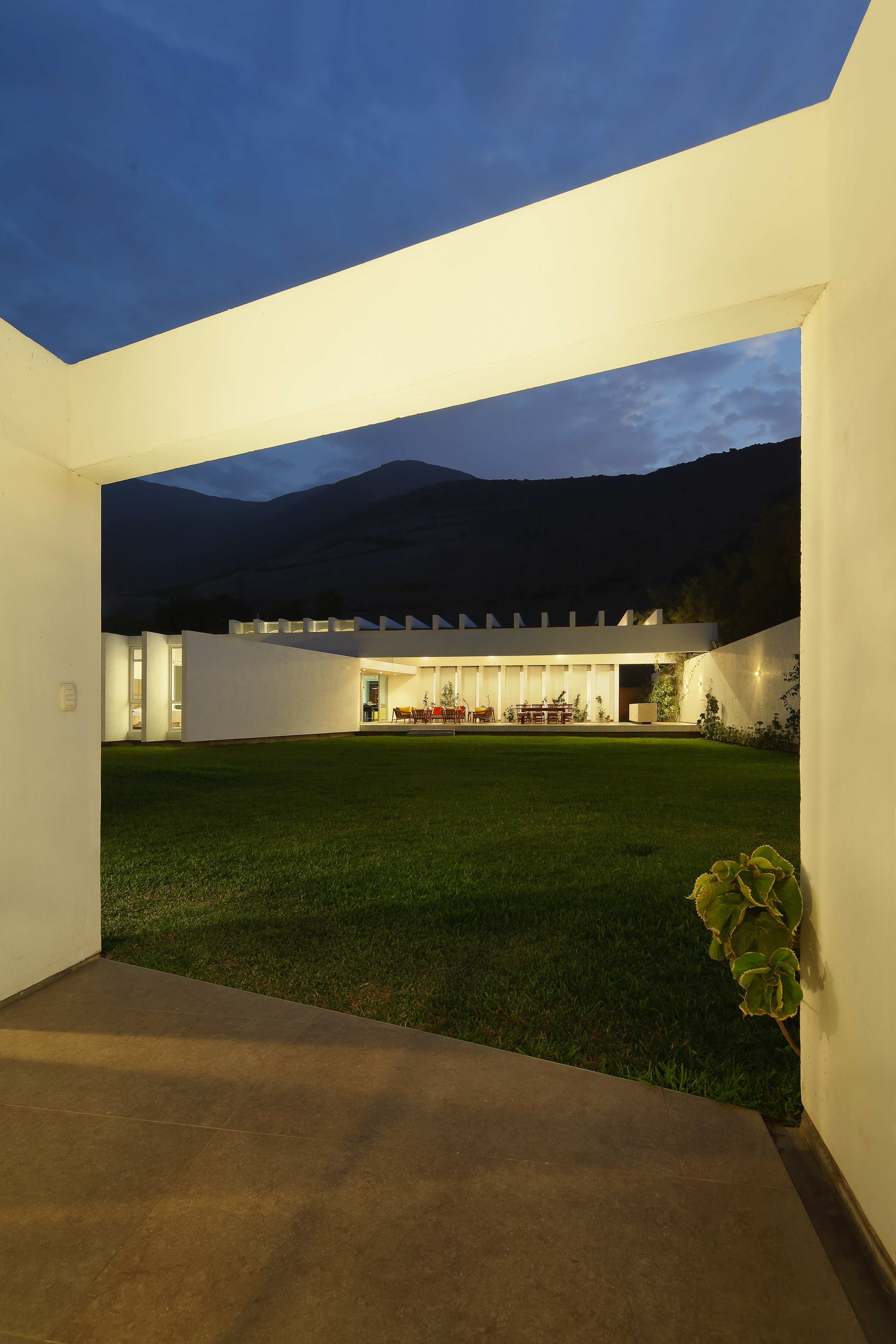 Los Cóndores House by riofrio arquitectos - Architizer