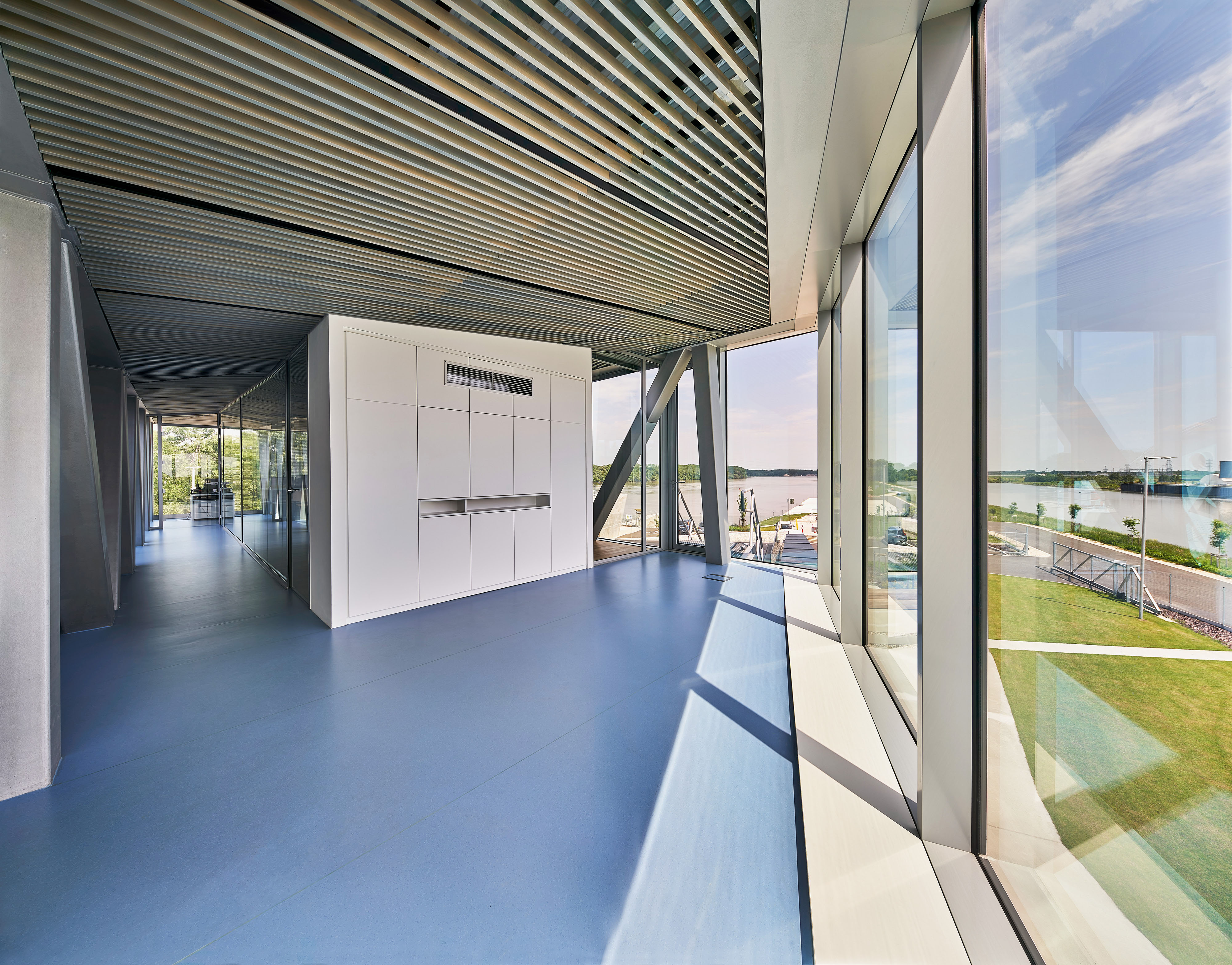 Mosoni-Duna Flood gate and Control building by TÉRHÁLÓZAT DESIGN KFT ...