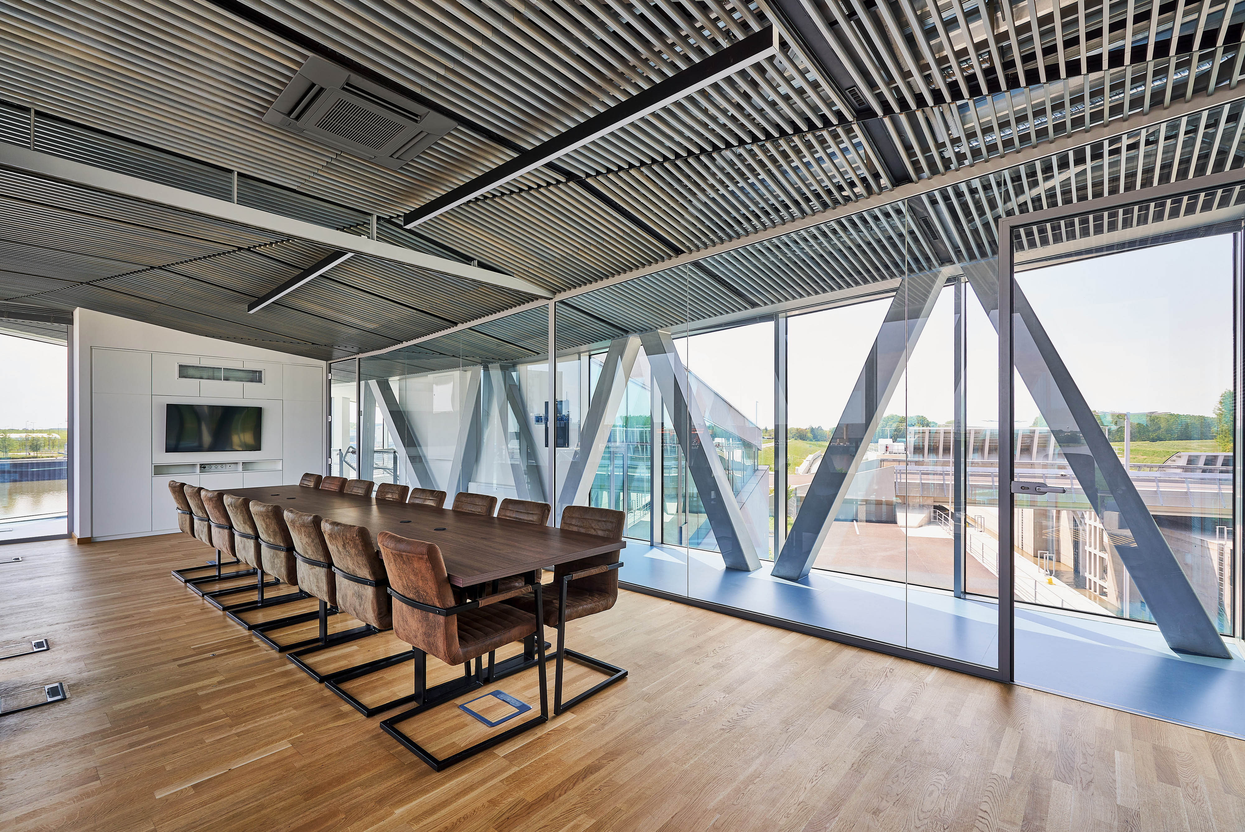 Mosoni-Duna Flood gate and Control building by TÉRHÁLÓZAT DESIGN KFT ...