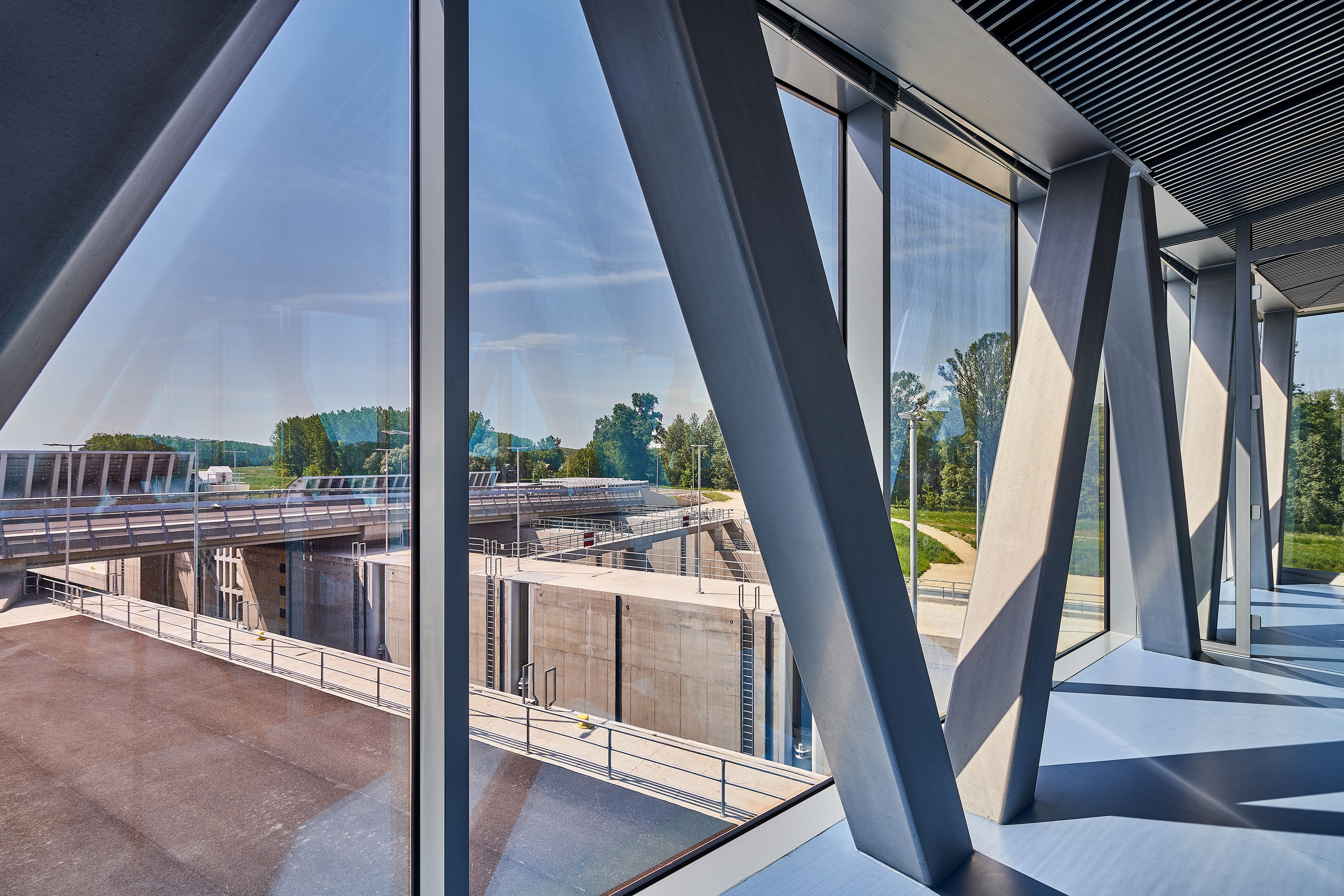 Mosoni-Duna Flood gate and Control building by TÉRHÁLÓZAT DESIGN KFT ...