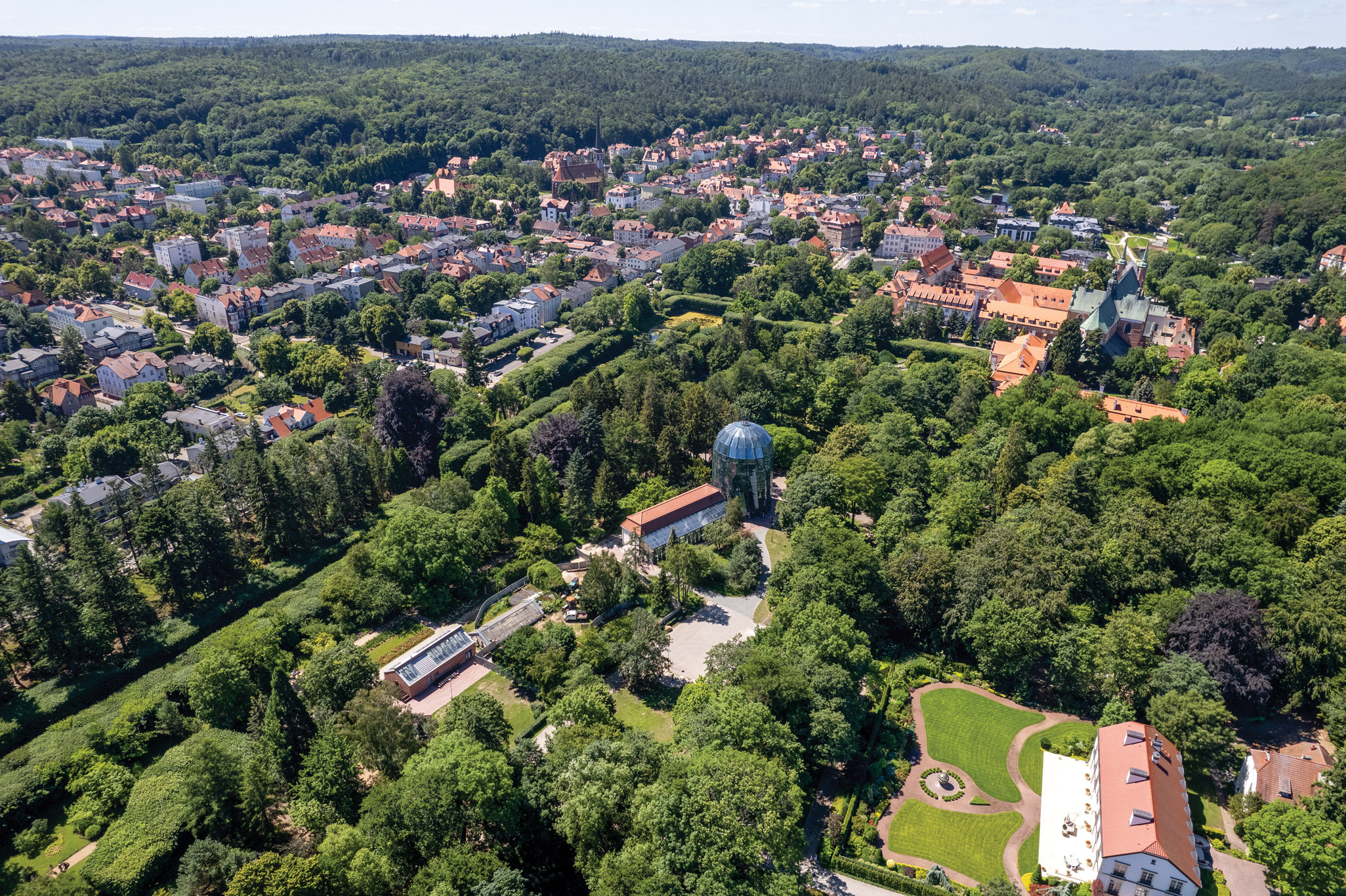 Palm House building complex in the Botanical Garden by RYSY Architekci ...