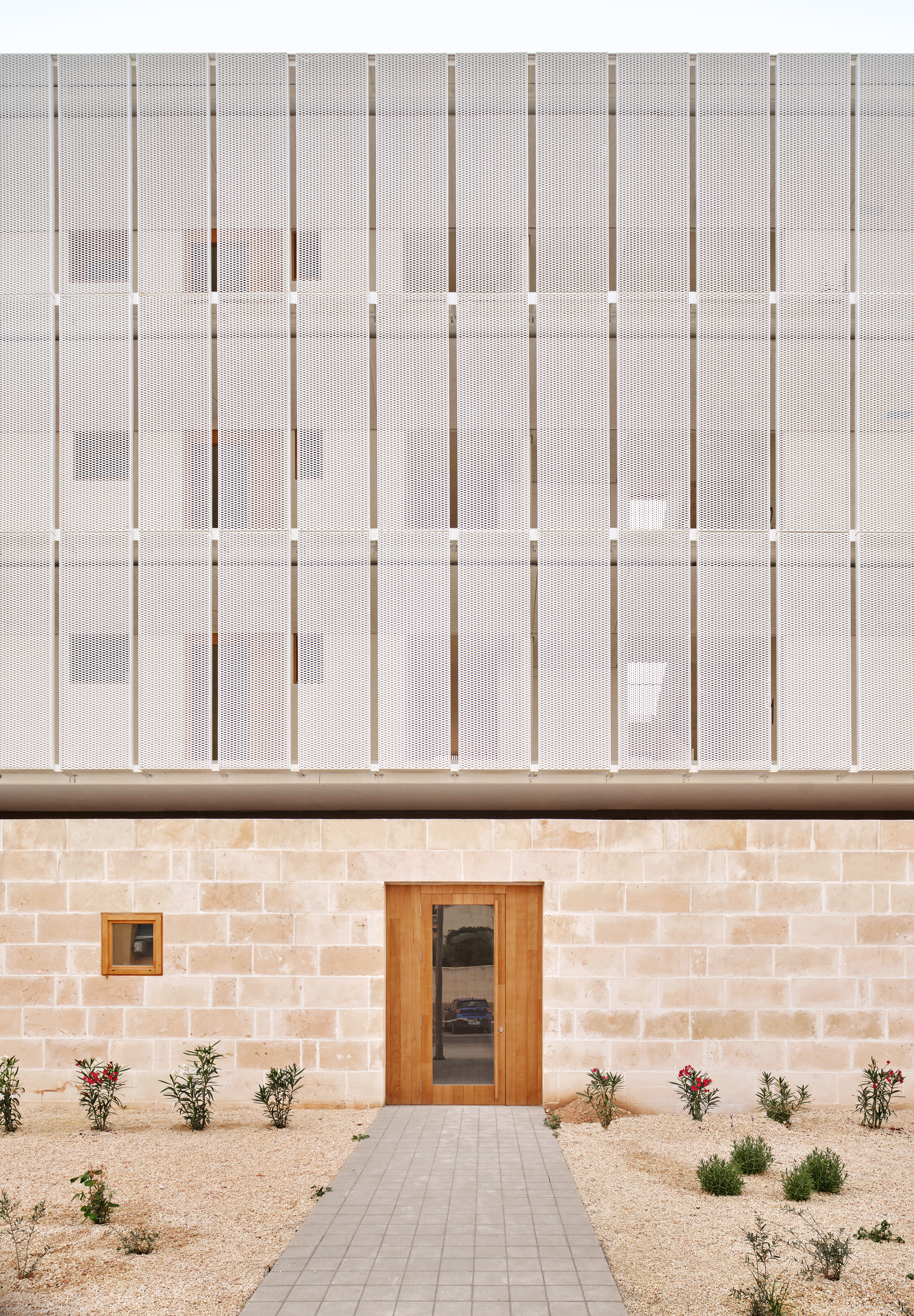 57 social housing, day center and social premises in Es Molinar by ...
