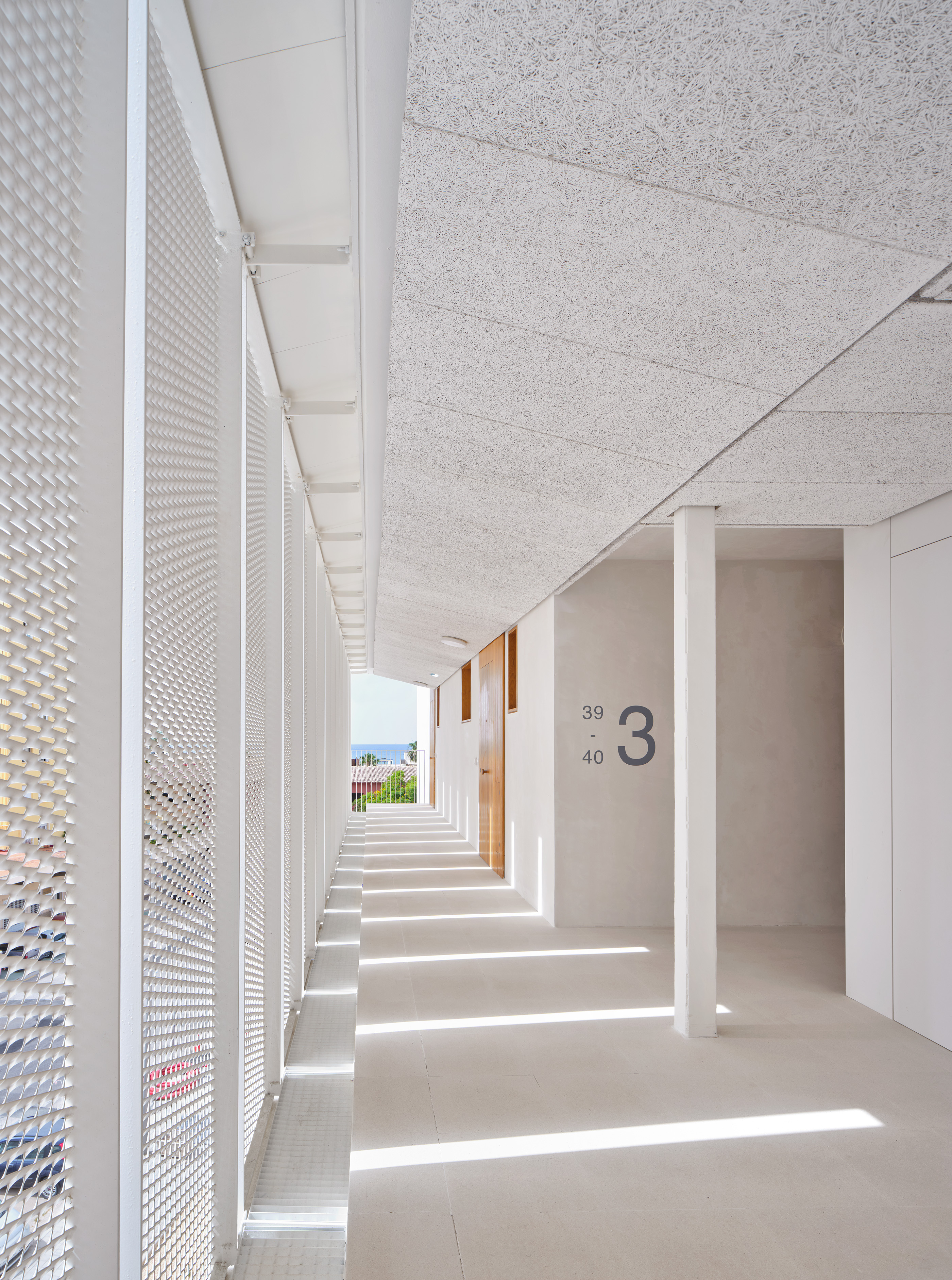 57 social housing, day center and social premises in Es Molinar by ...