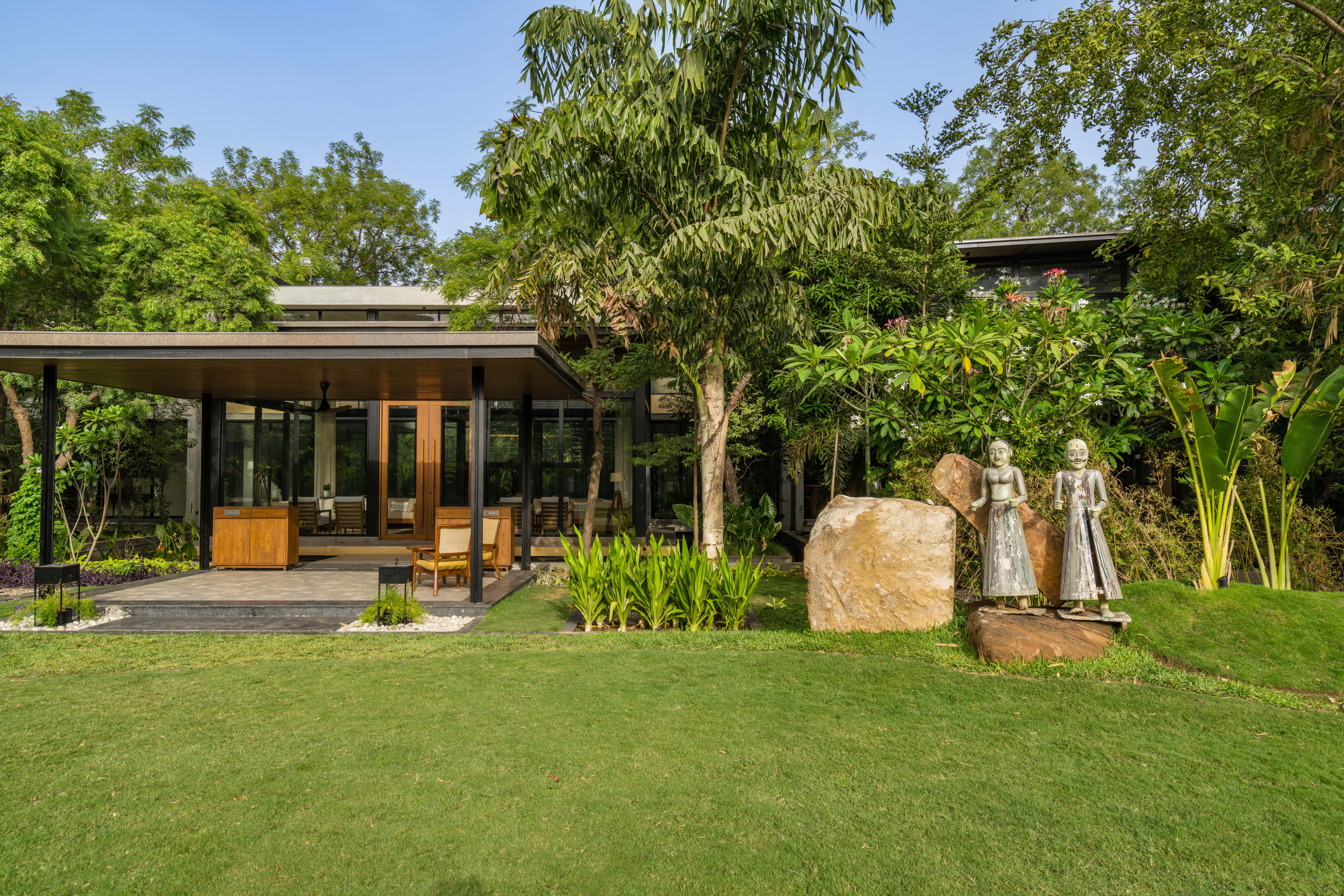 Kalrav Villa Design By VPA Architects by Inclined Studio - Architizer