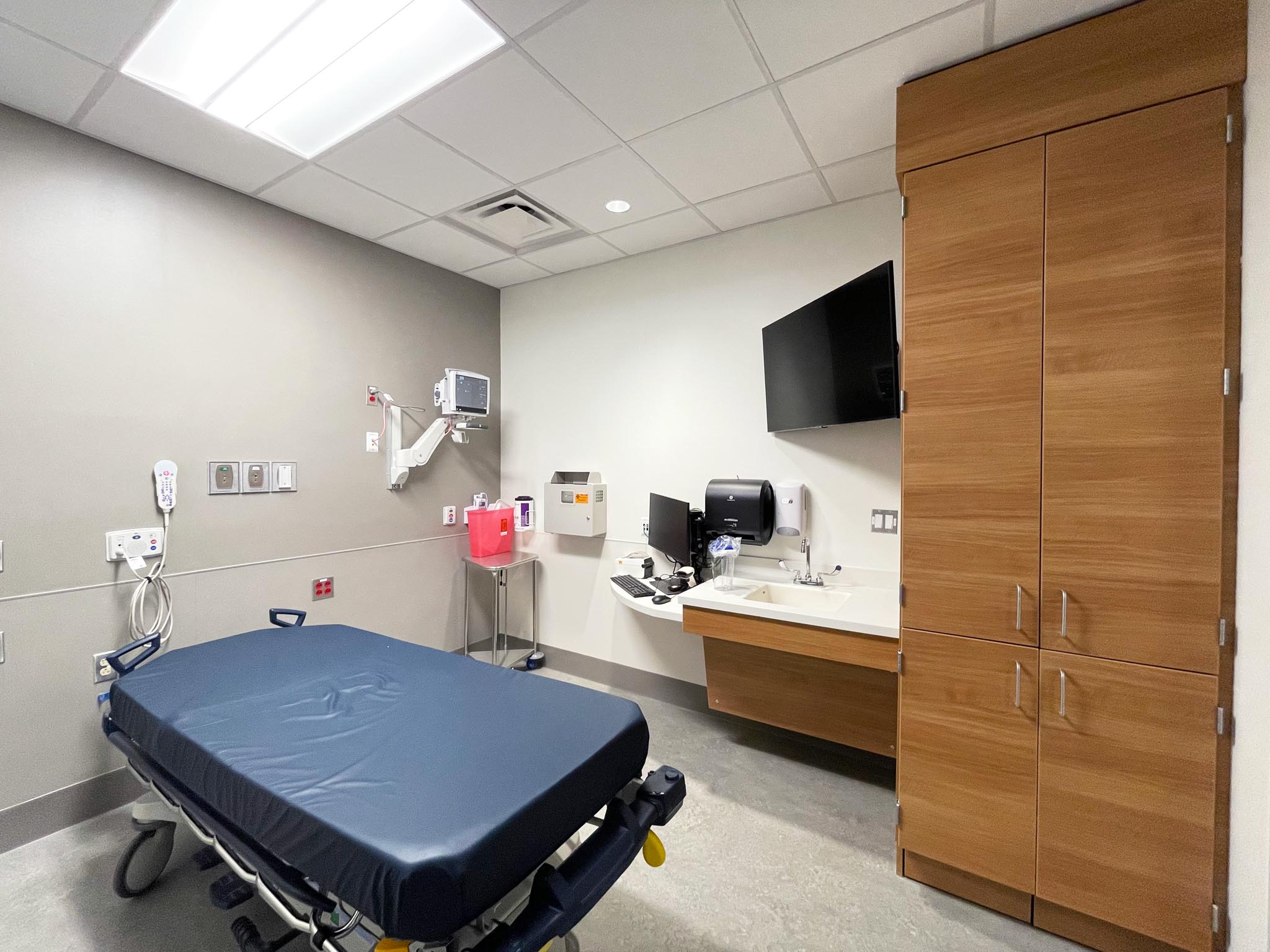 James Immediate Cancer Clinic by Wellogy - Architizer