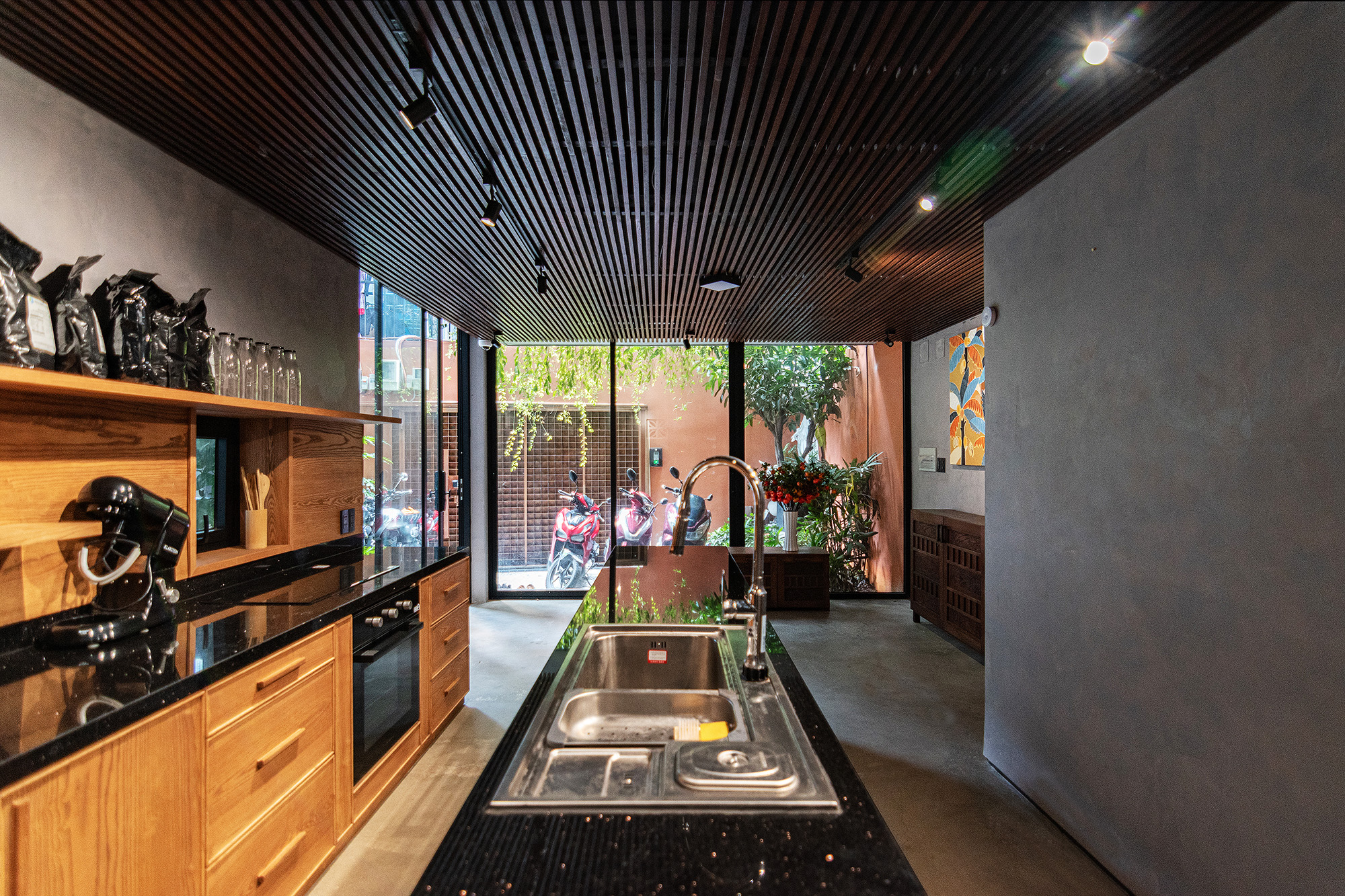 Green Box House by Plus Idea Studio - Architizer