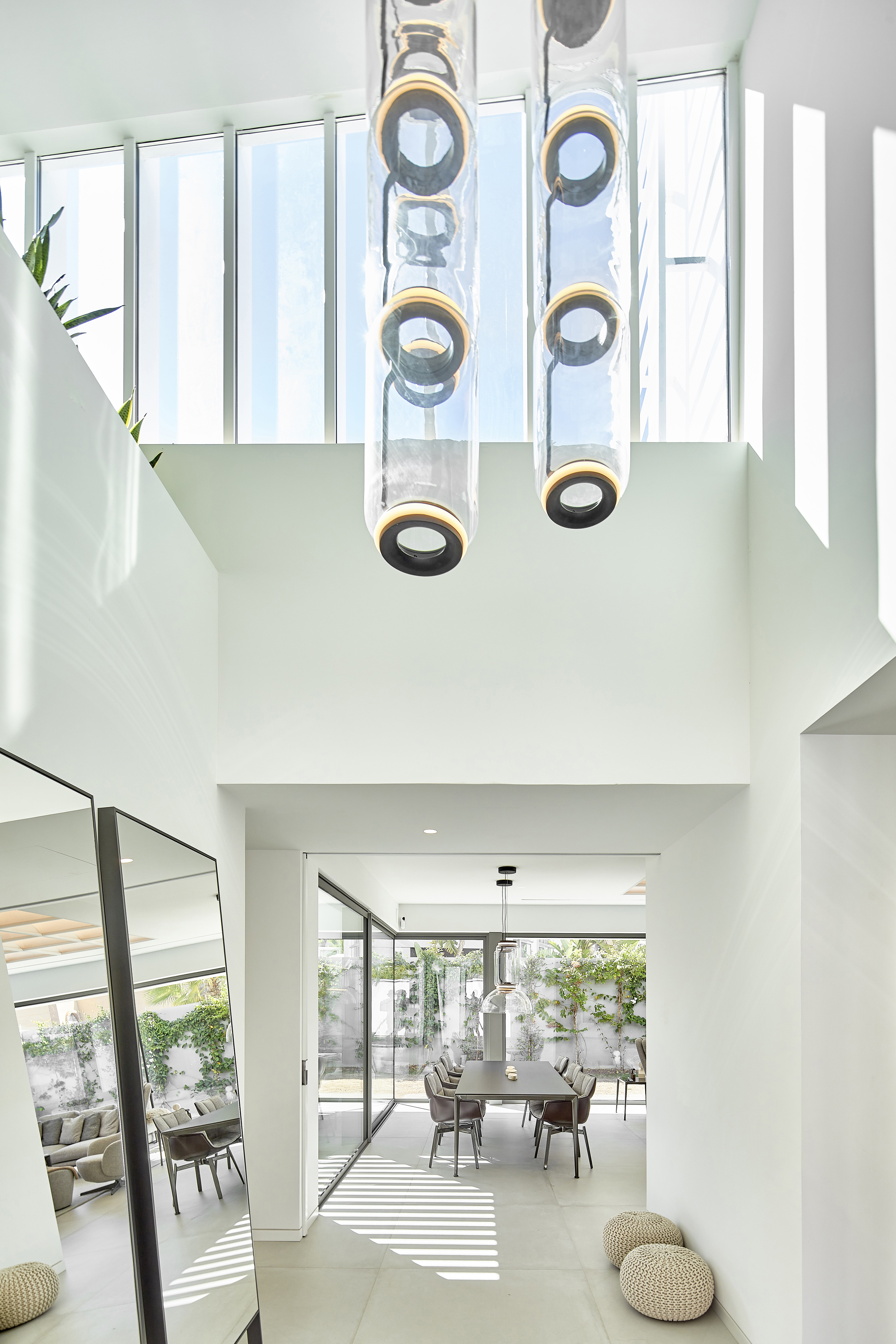 A inhabitable landmark. Single family house in Playa Serena by Mariano ...