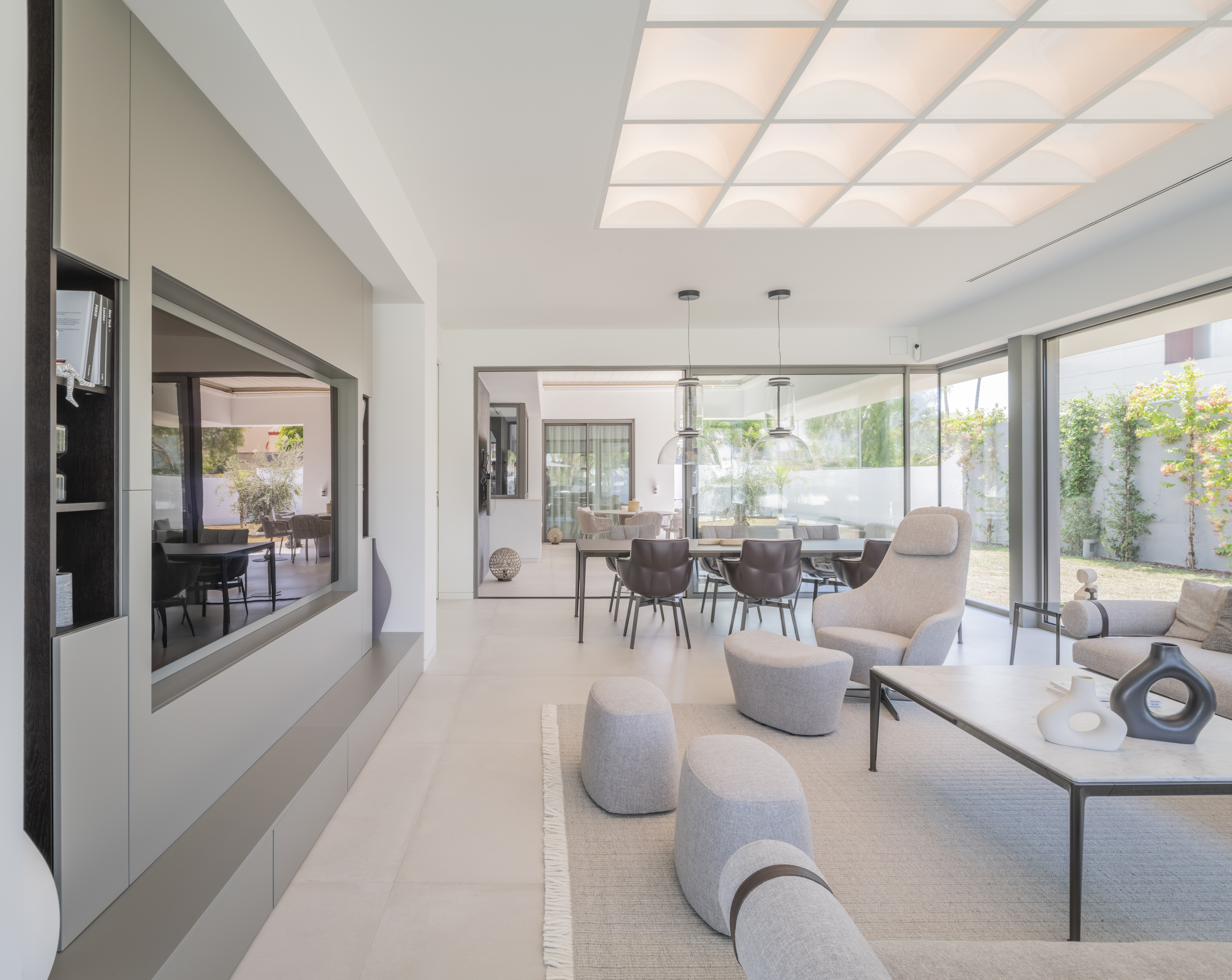 A inhabitable landmark. Single family house in Playa Serena by Mariano ...