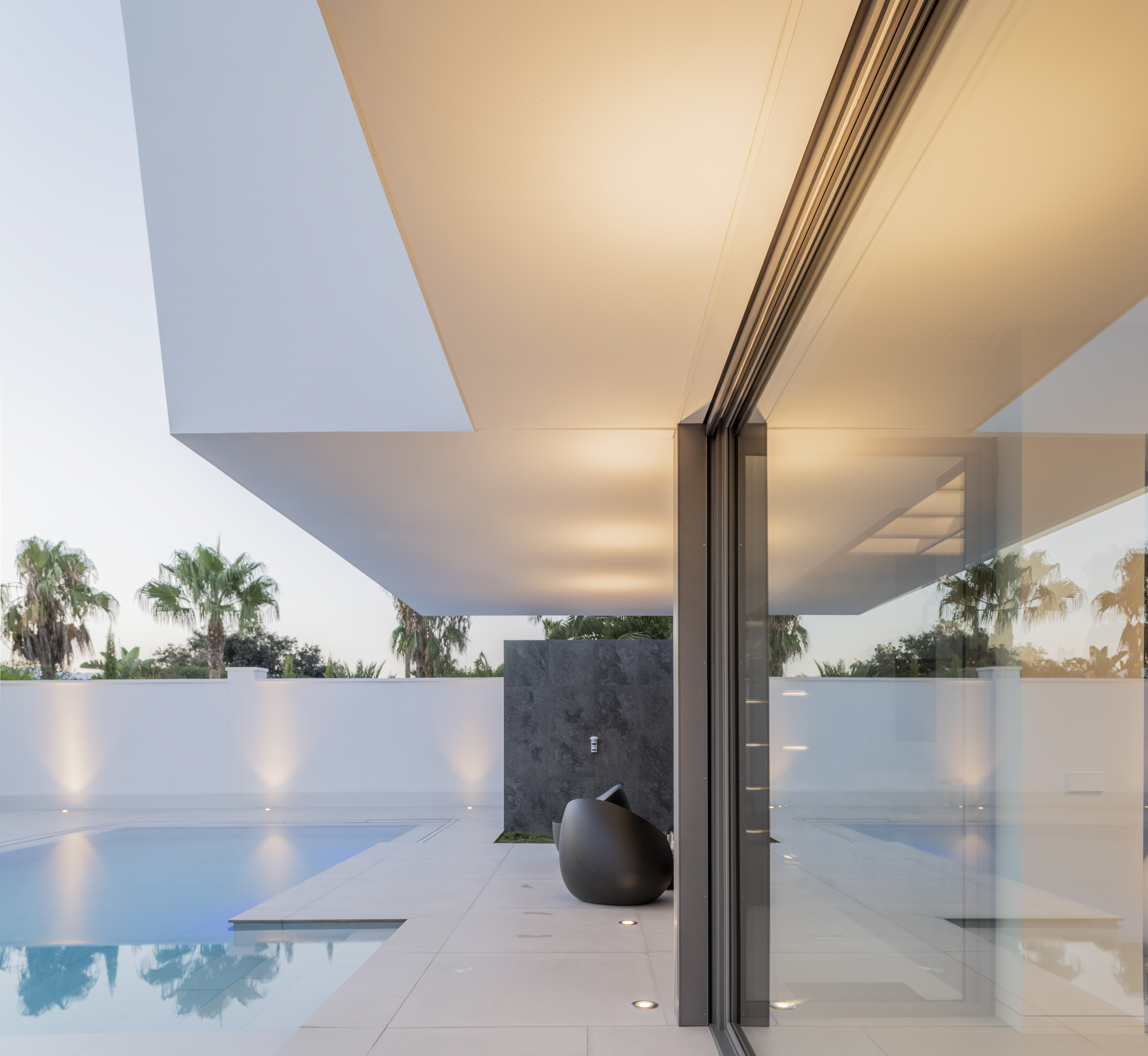 A inhabitable landmark. Single family house in Playa Serena by Mariano ...