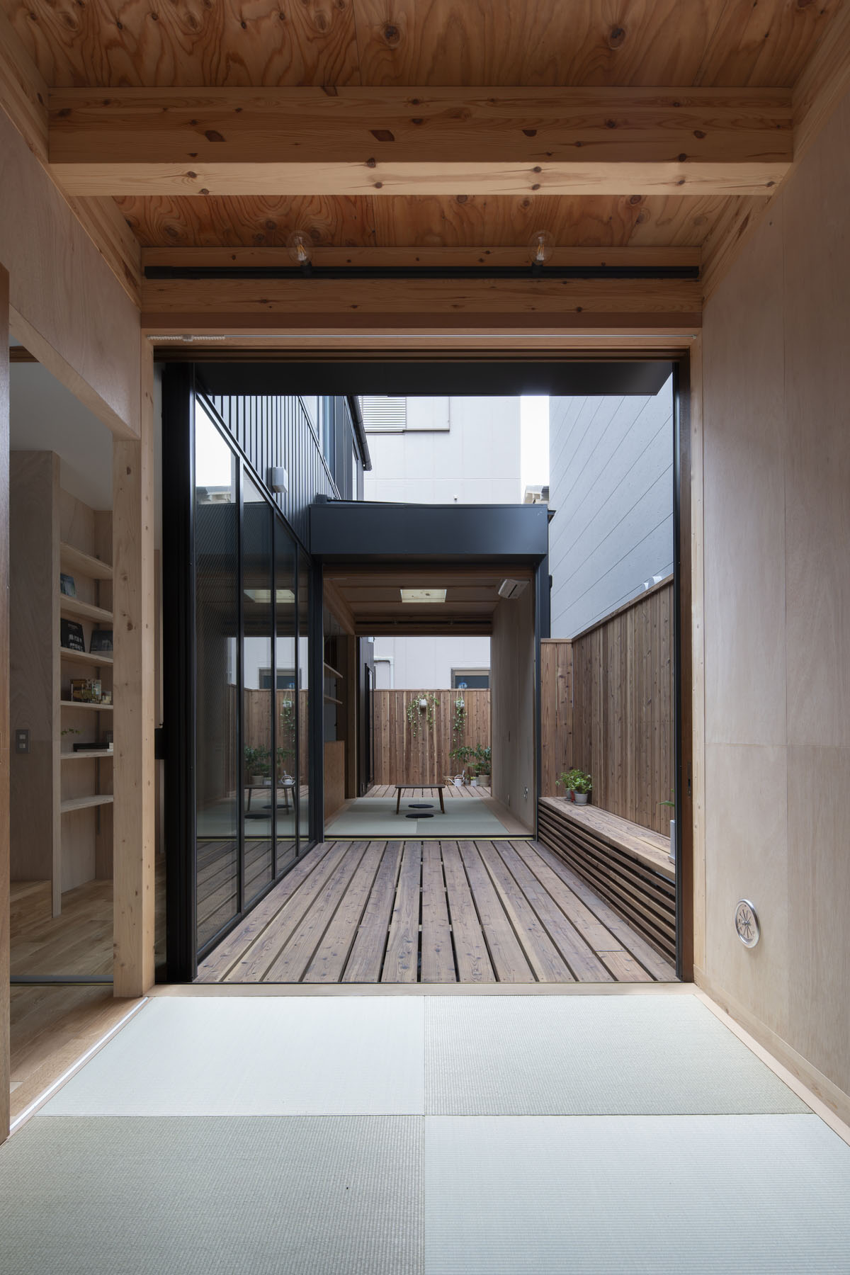 Rowhouse in Kikawa by YYAA | Yoshihiro Yamamoto & Associates ...