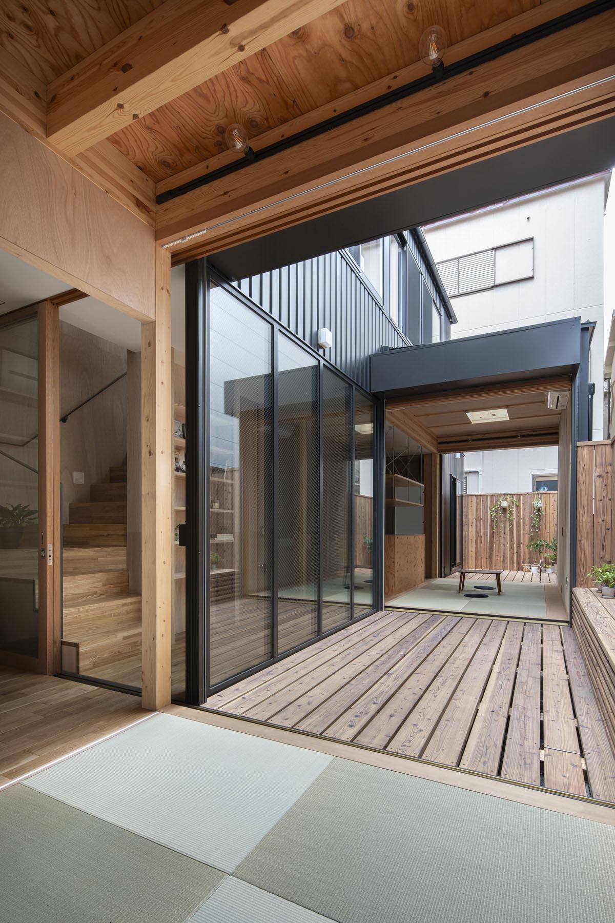 Rowhouse in Kikawa by YYAA | Yoshihiro Yamamoto & Associates ...