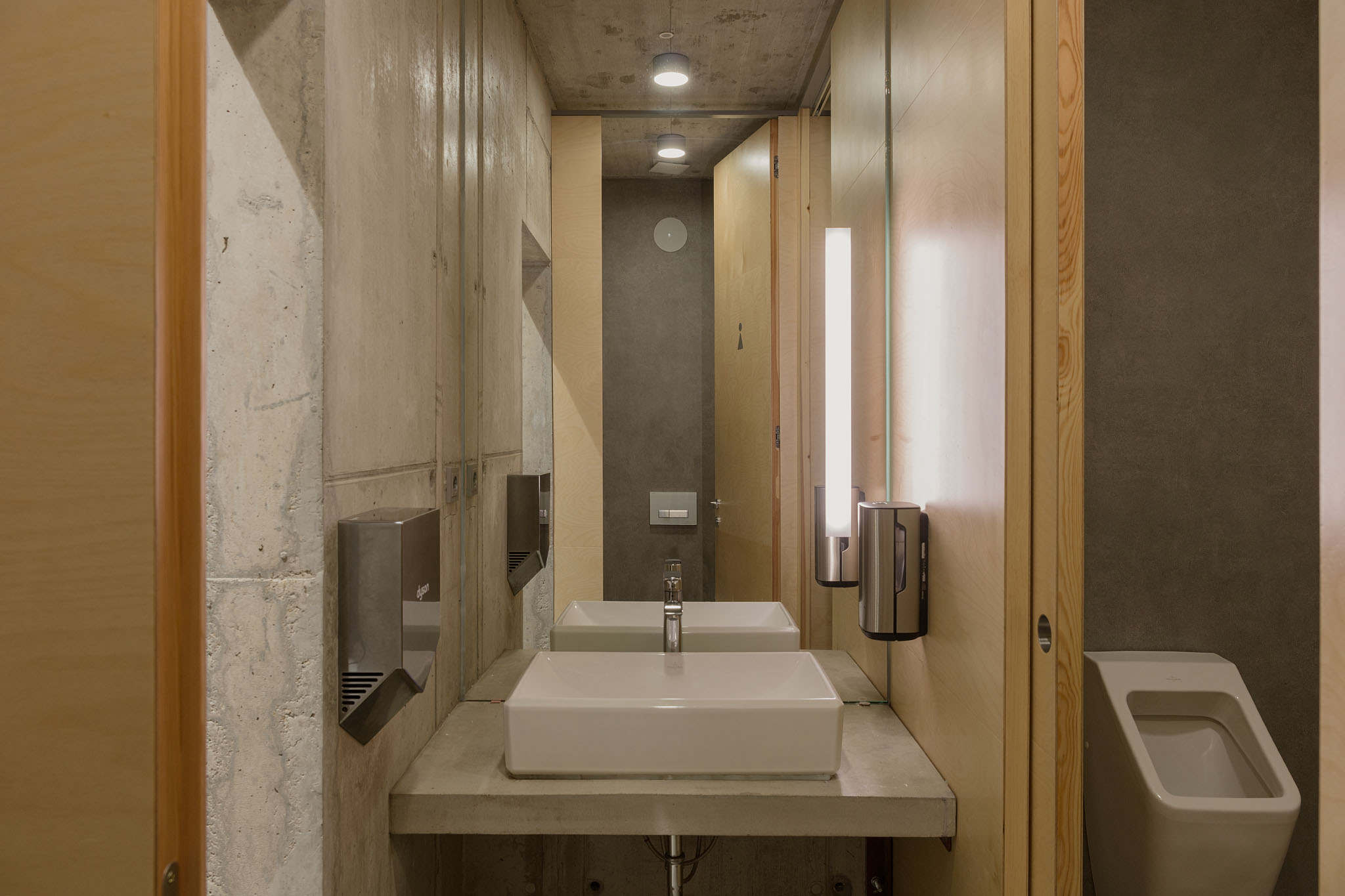 GeoConcept HQ by TÉRHÁLÓZAT DESIGN KFT. - Architizer