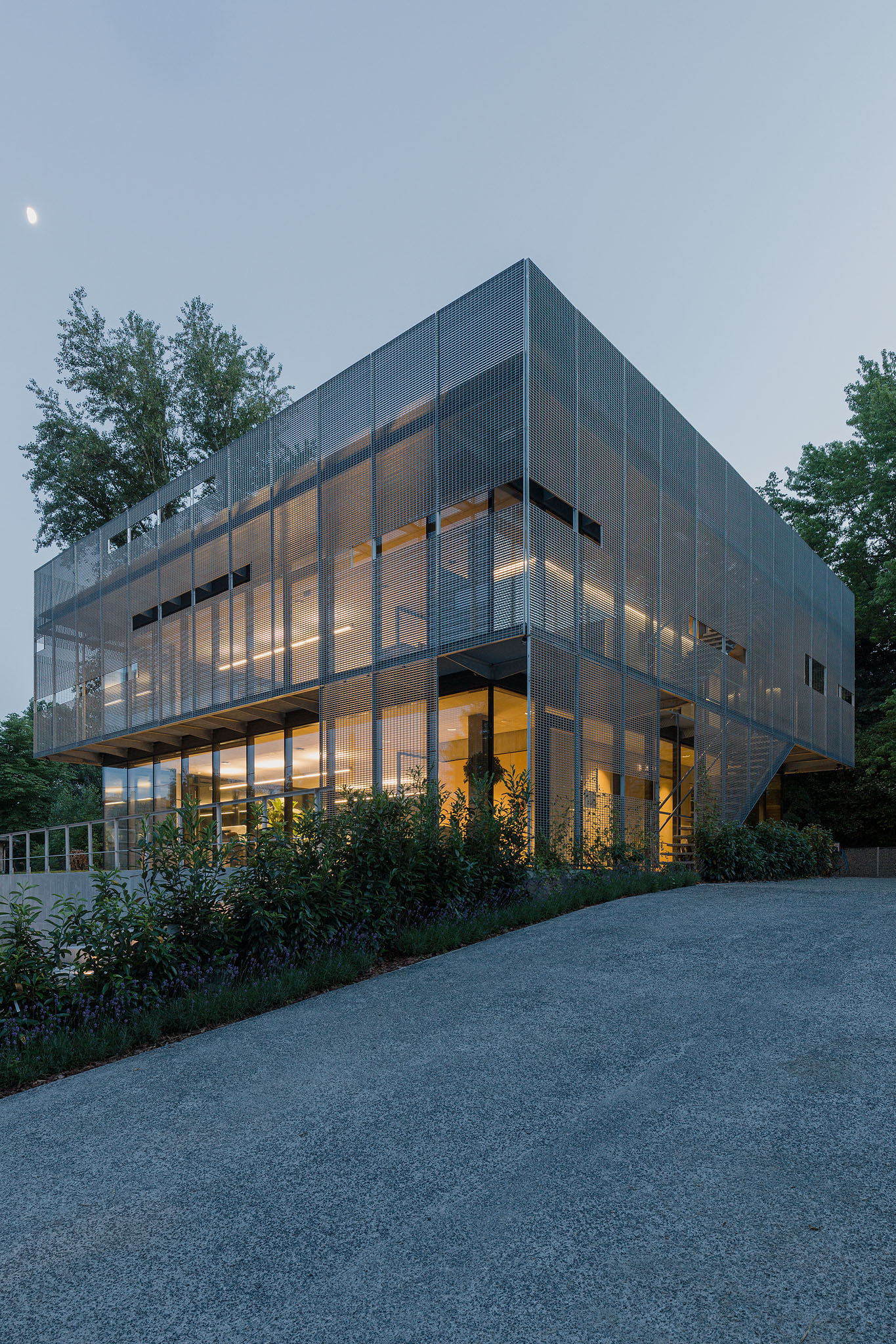 GeoConcept HQ by TÉRHÁLÓZAT DESIGN KFT. - Architizer