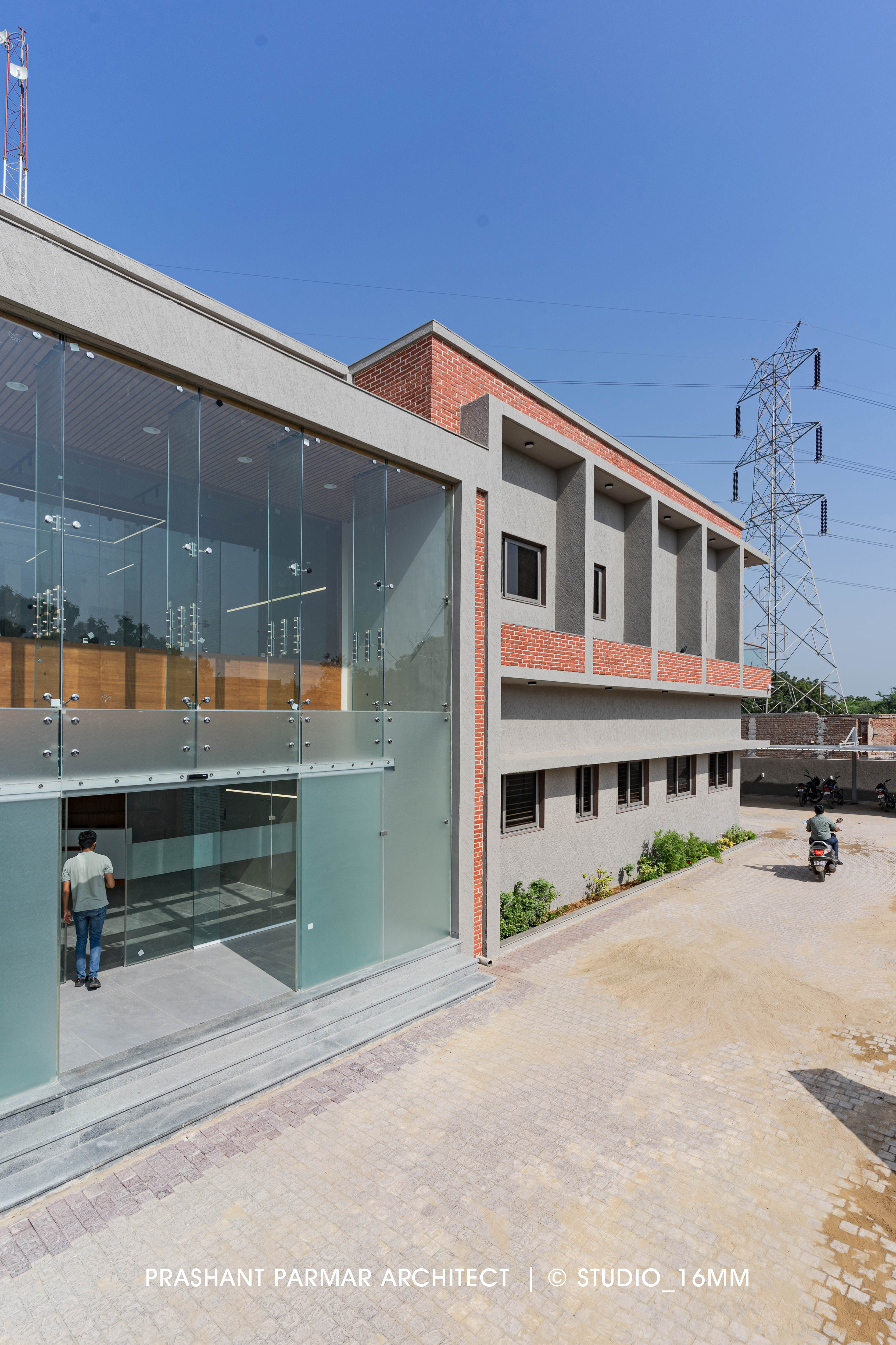 IT Corporate Office Design at SEZ, Gandhinagar by Prashant Parmar ...