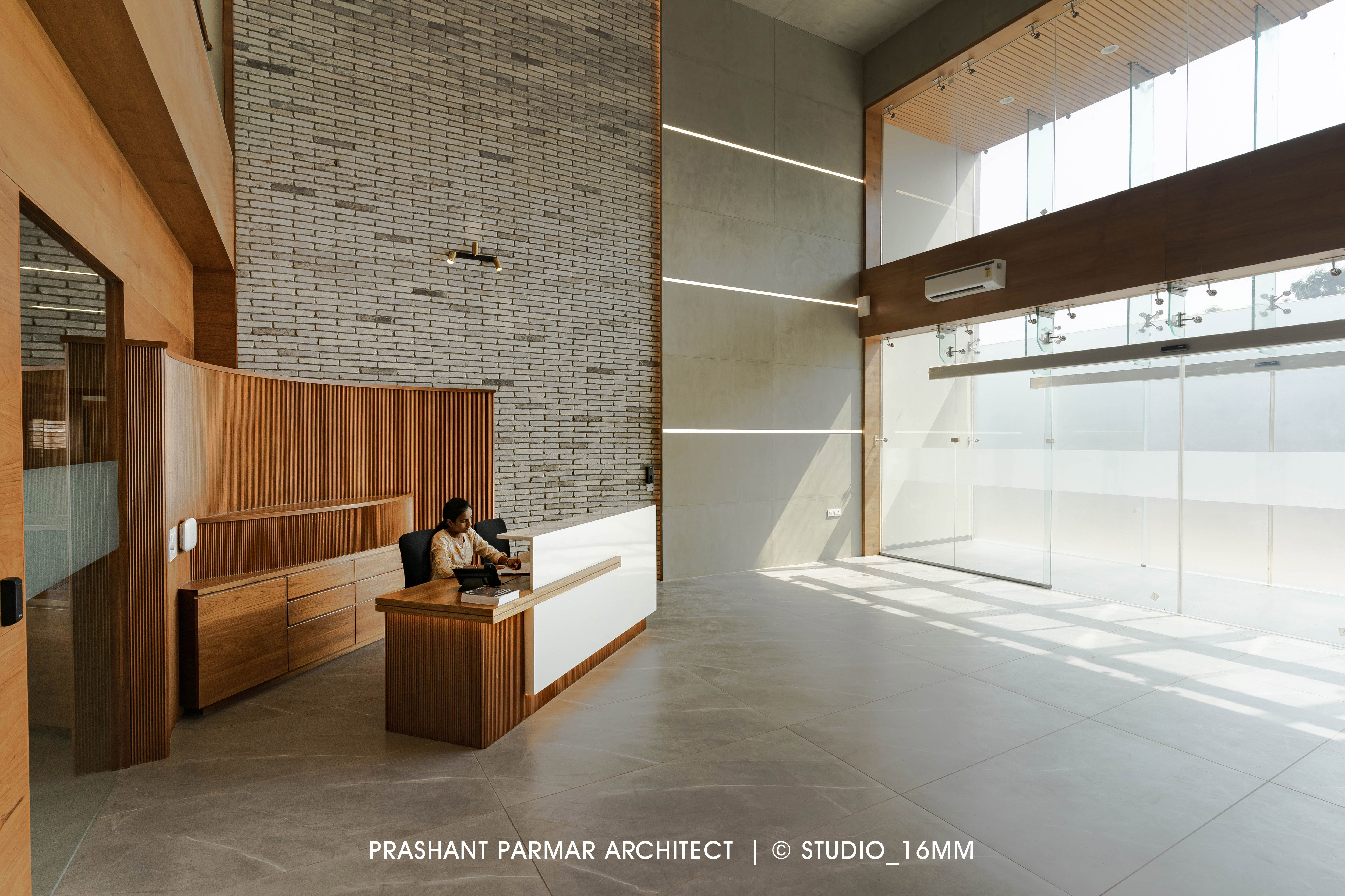 IT Corporate Office Design at SEZ, Gandhinagar by Prashant Parmar ...