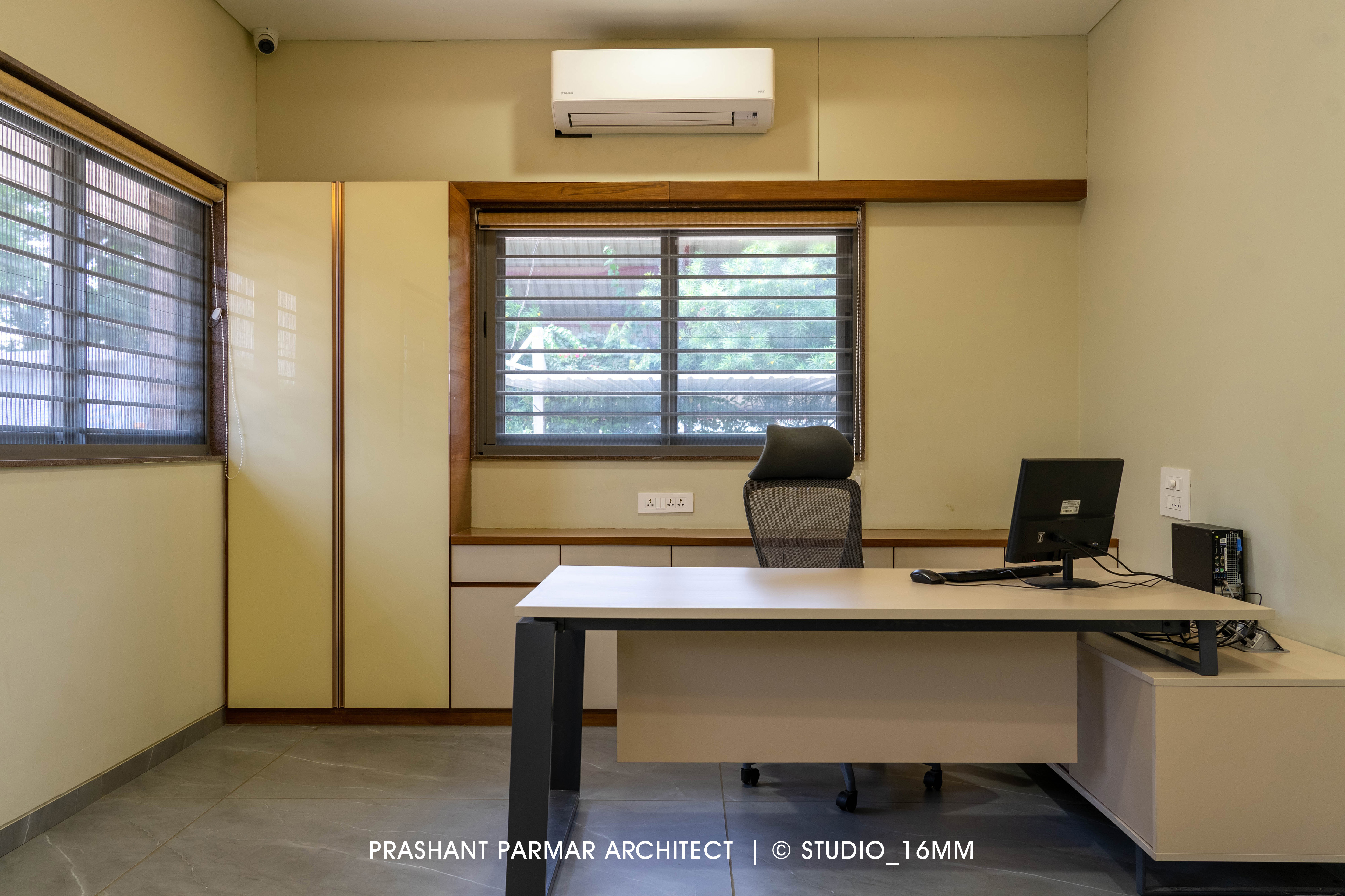 IT Corporate Office Design at SEZ, Gandhinagar by Prashant Parmar ...