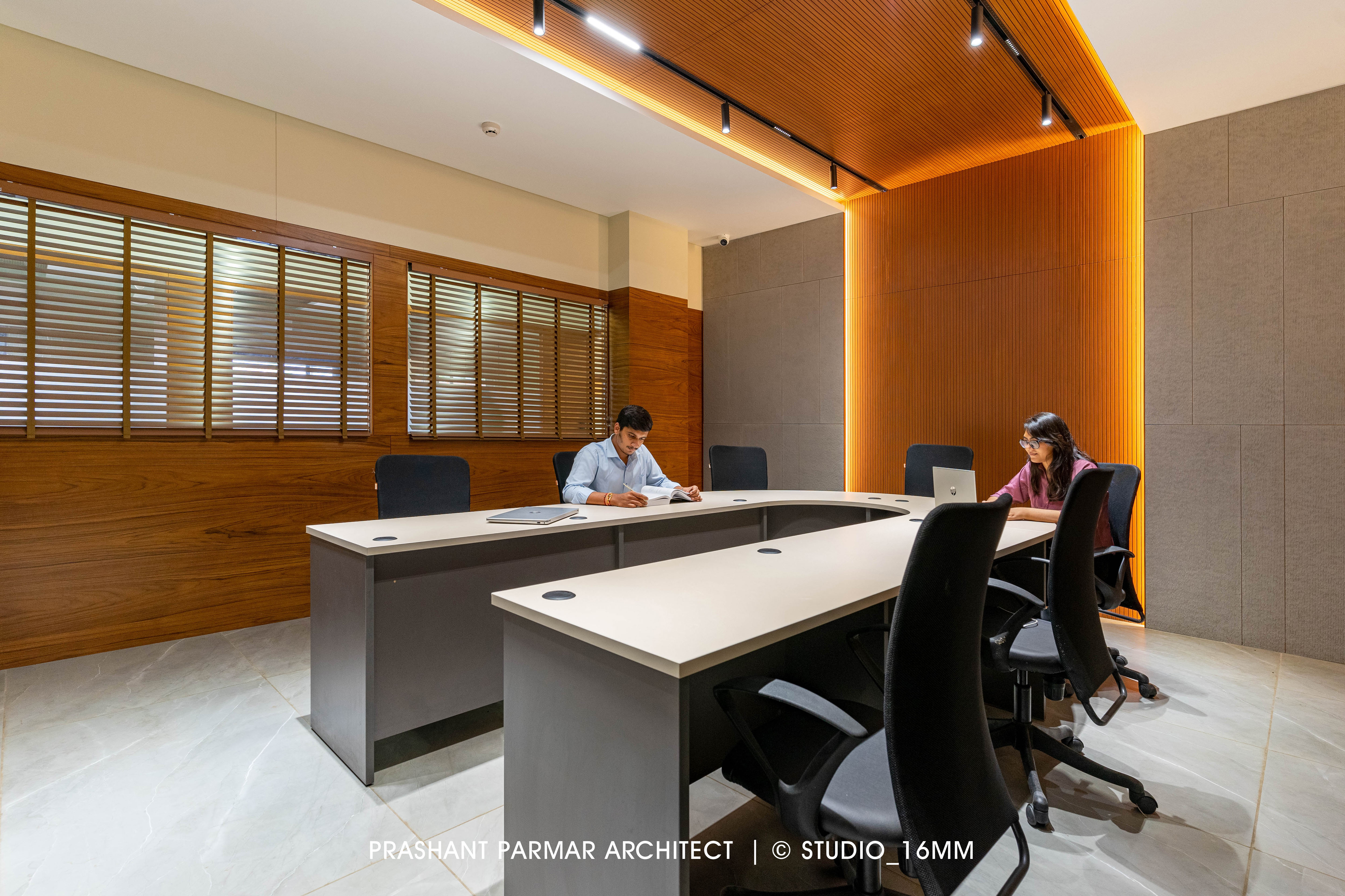 IT Corporate Office Design at SEZ, Gandhinagar by Prashant Parmar ...