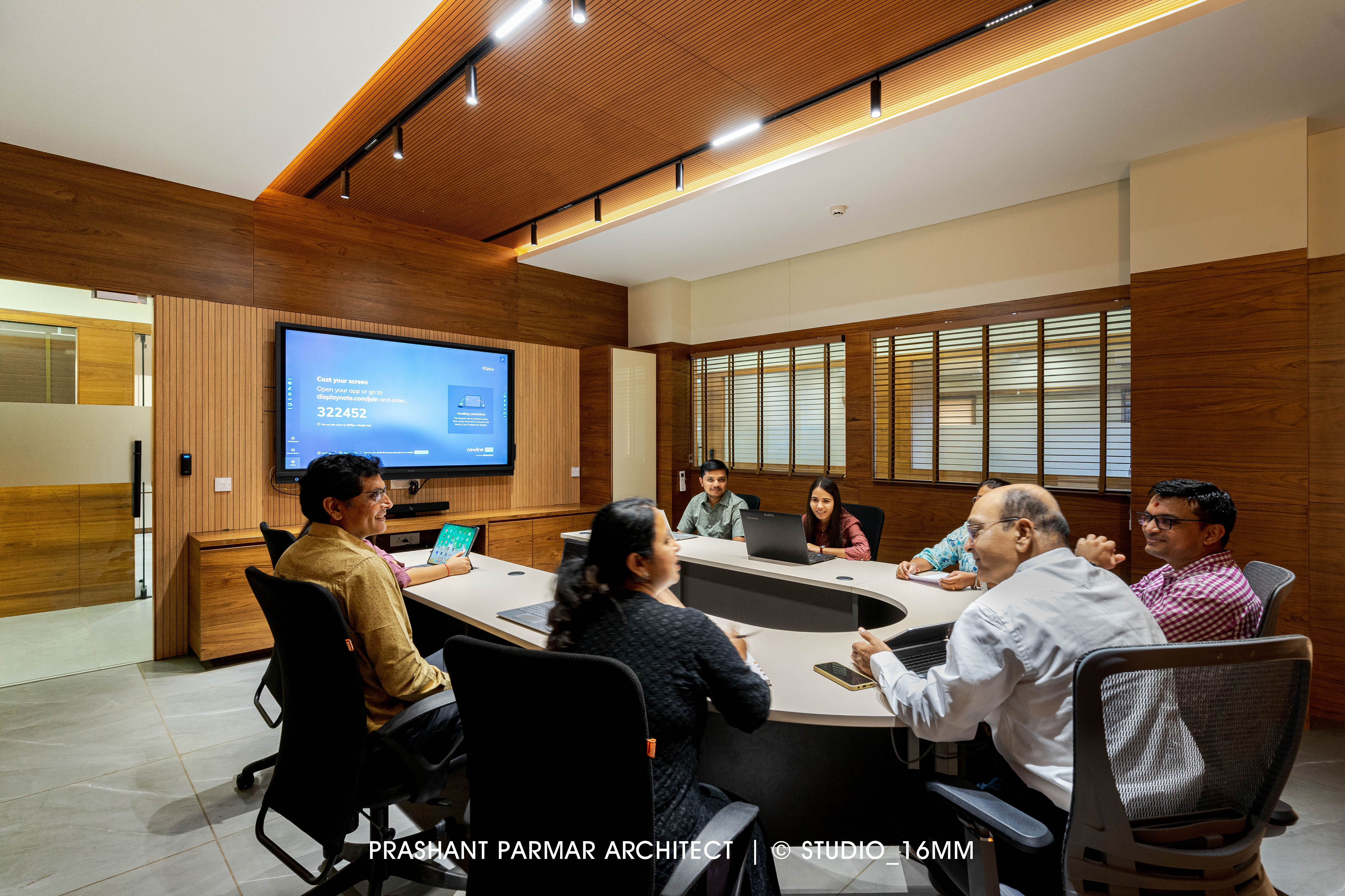 IT Corporate Office Design at SEZ, Gandhinagar by Prashant Parmar ...