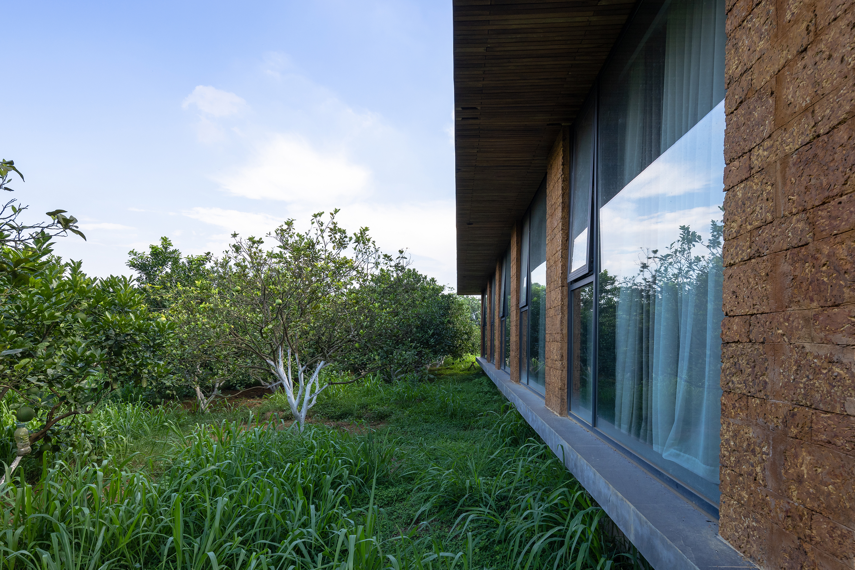 Dong Mo Farmhouse by idee architects Vietnam - Architizer