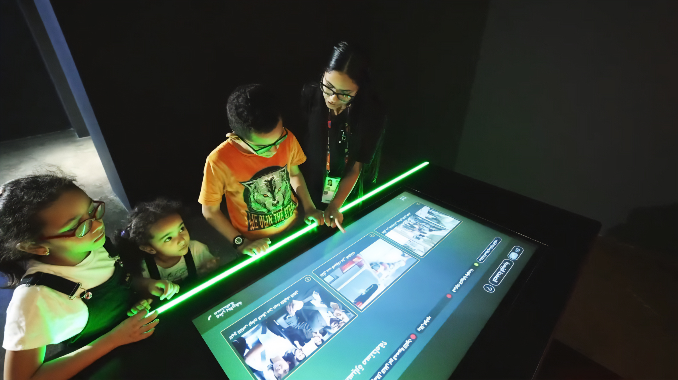 INTERACTIVE EXHIBITION. LIFE HUB by Indissoluble S.L. - Architizer