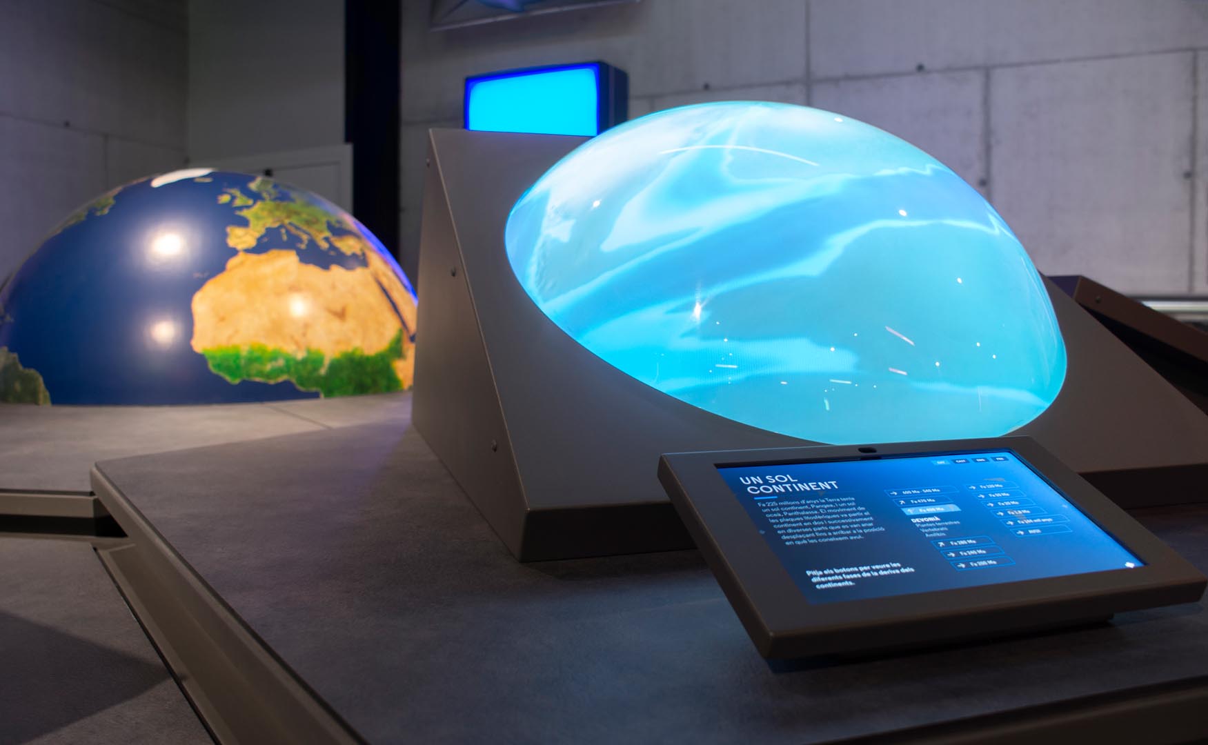 INTERACTIVE EXHIBITION. ESPAI CRÀTER by Indissoluble S.L. - Architizer