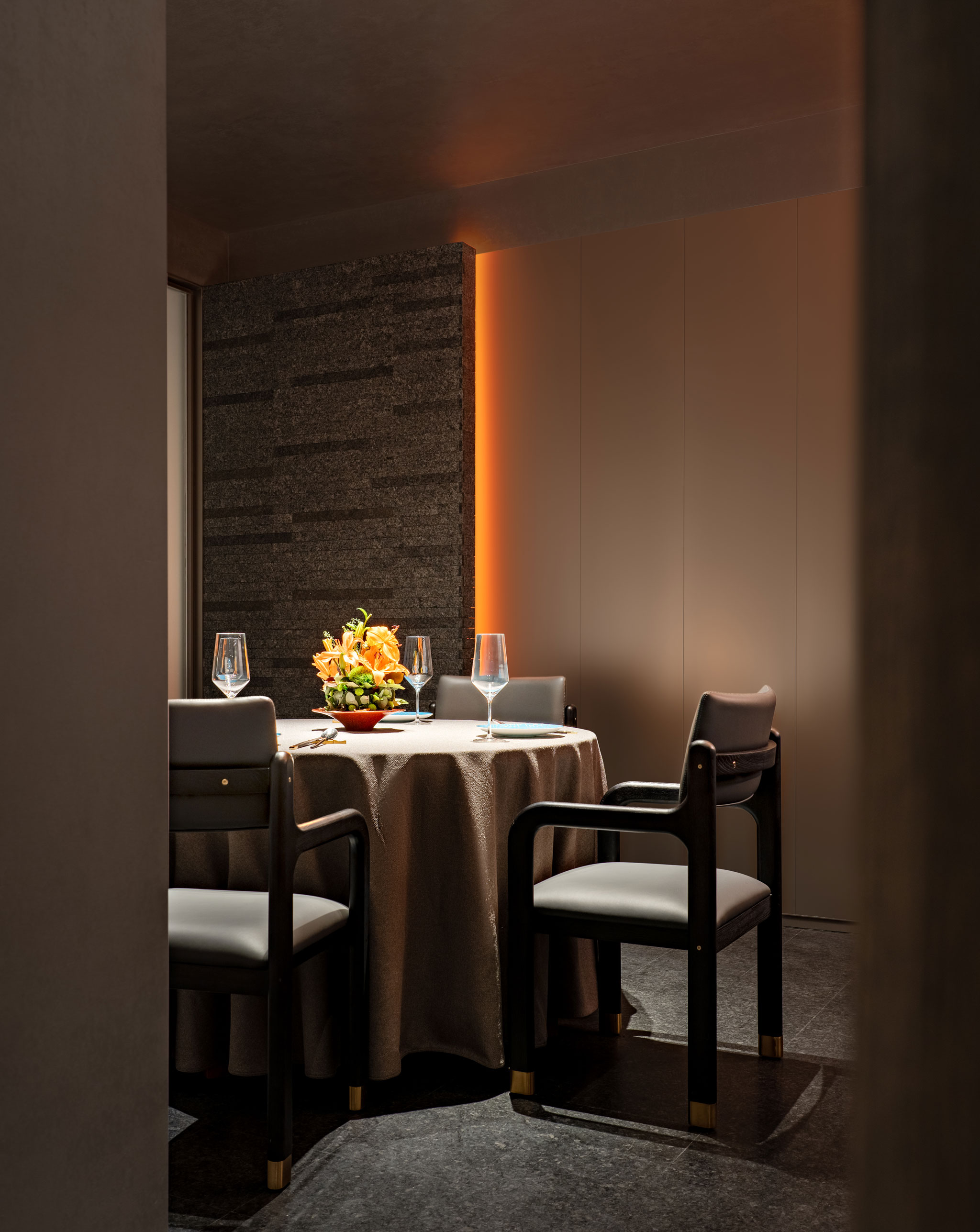 Wanwei Roast Duck Wangfujing Branch by Beijing IN•X Design Co., Ltd ...