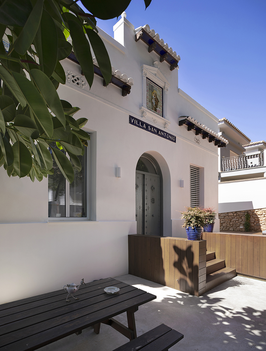 Idea 3857451: Ermita House by Mano de Santo in Godella, Spain - Architizer