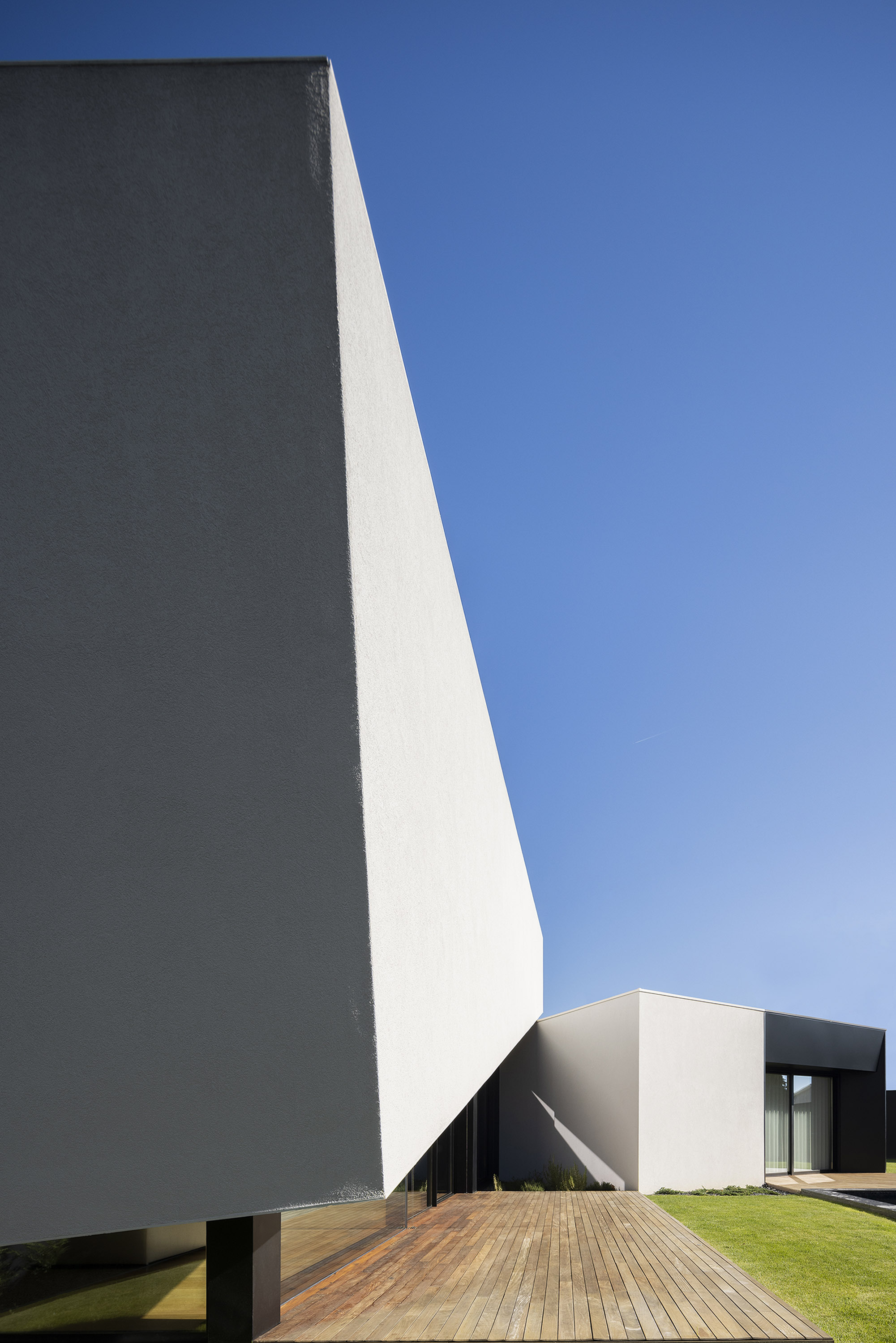 TILT HOUSE by MUTANT ARQUITECTURA & DESIGN - Architizer