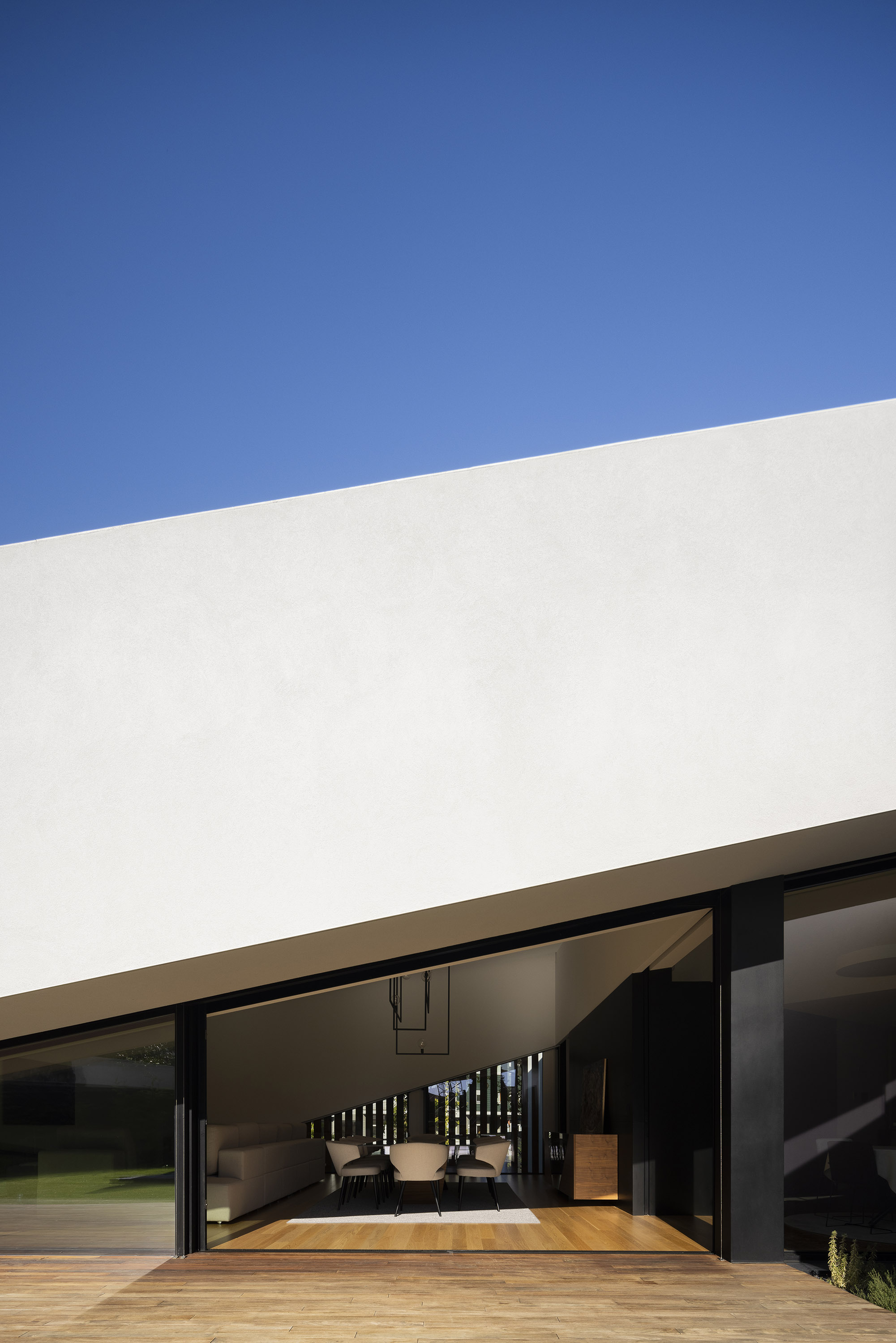 TILT HOUSE by MUTANT ARQUITECTURA & DESIGN - Architizer