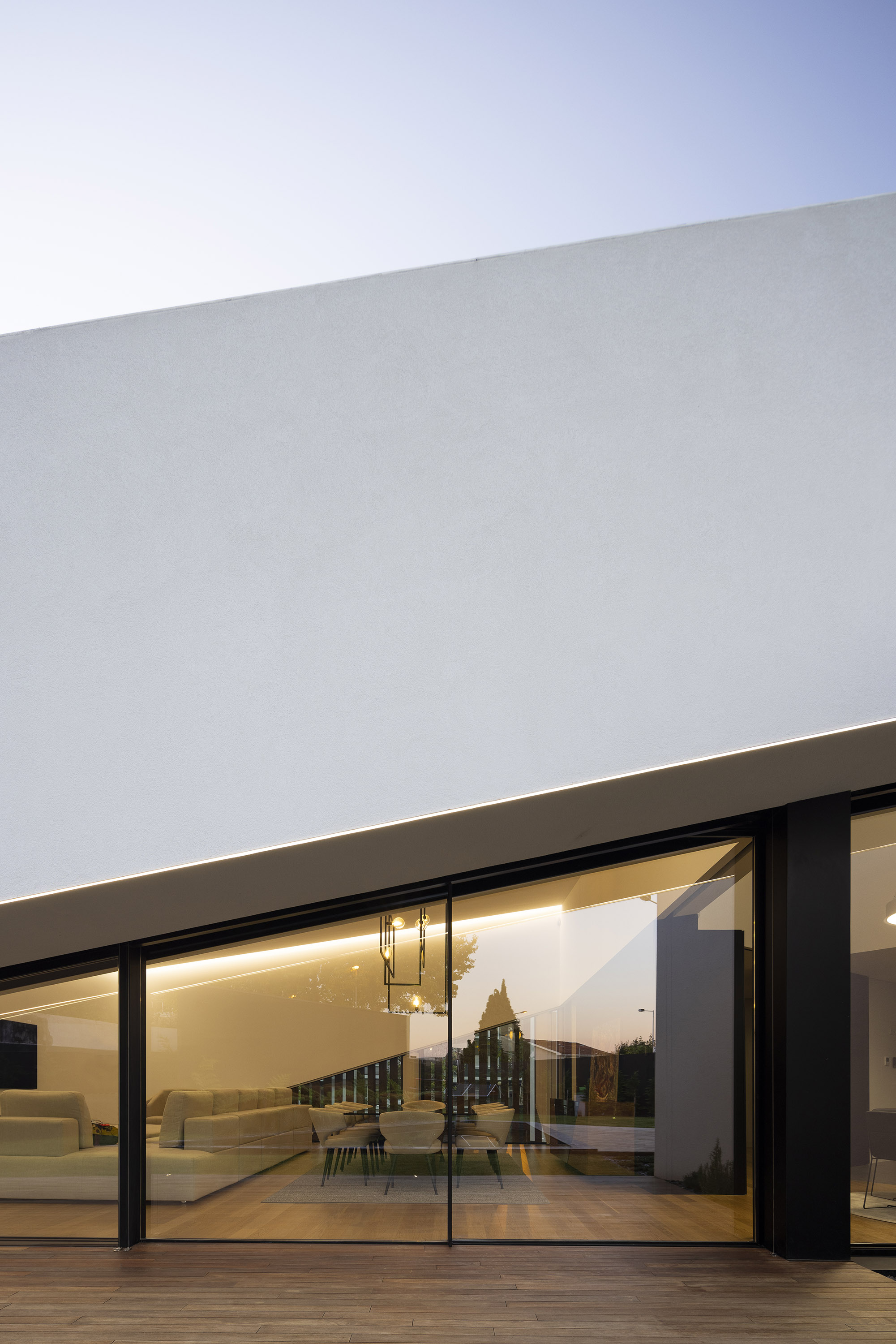 TILT HOUSE by MUTANT ARQUITECTURA & DESIGN - Architizer