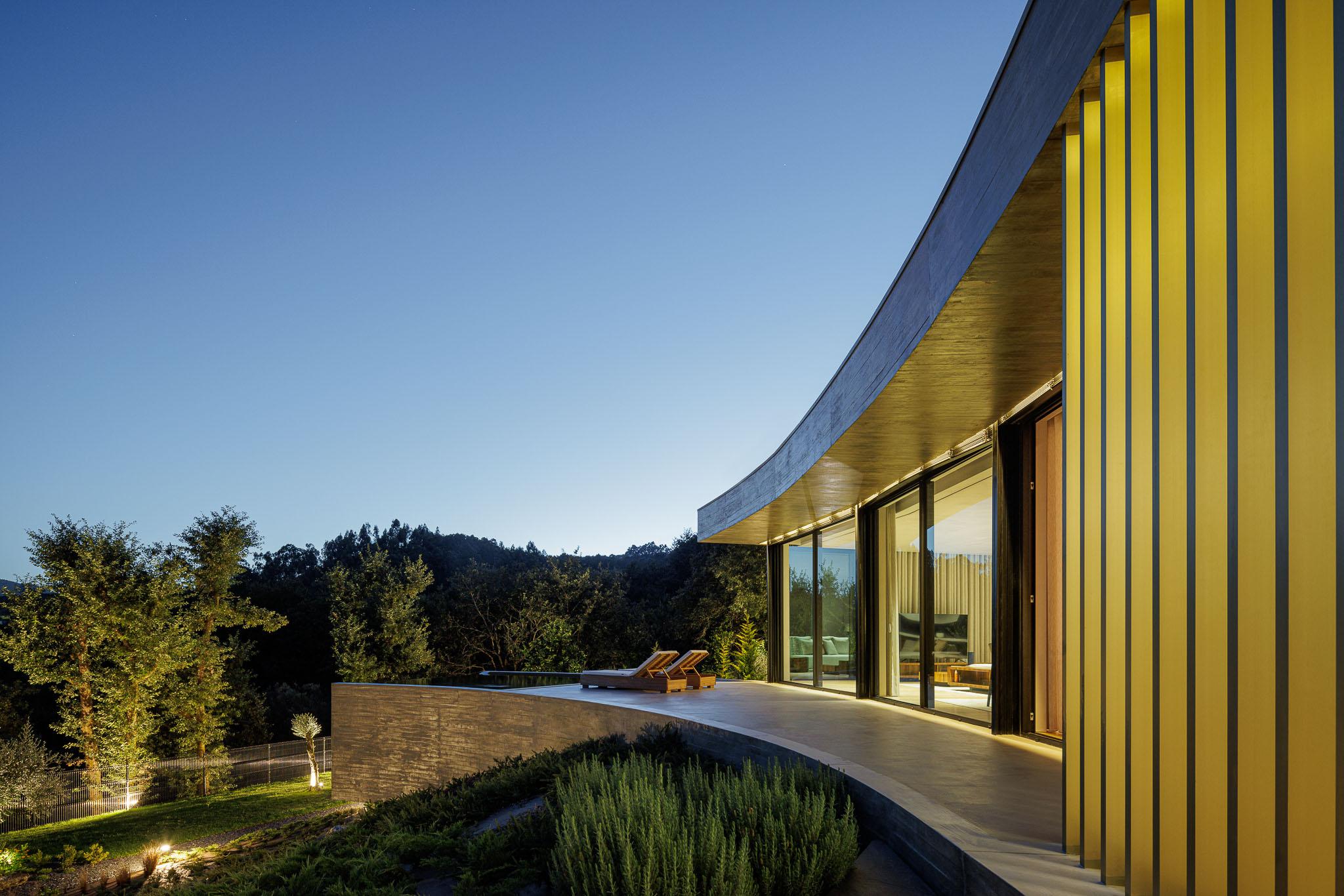 Idea 3860841: CASA DE BOURO by MUTANT ARQUITECTURA & DESIGN in Terras ...