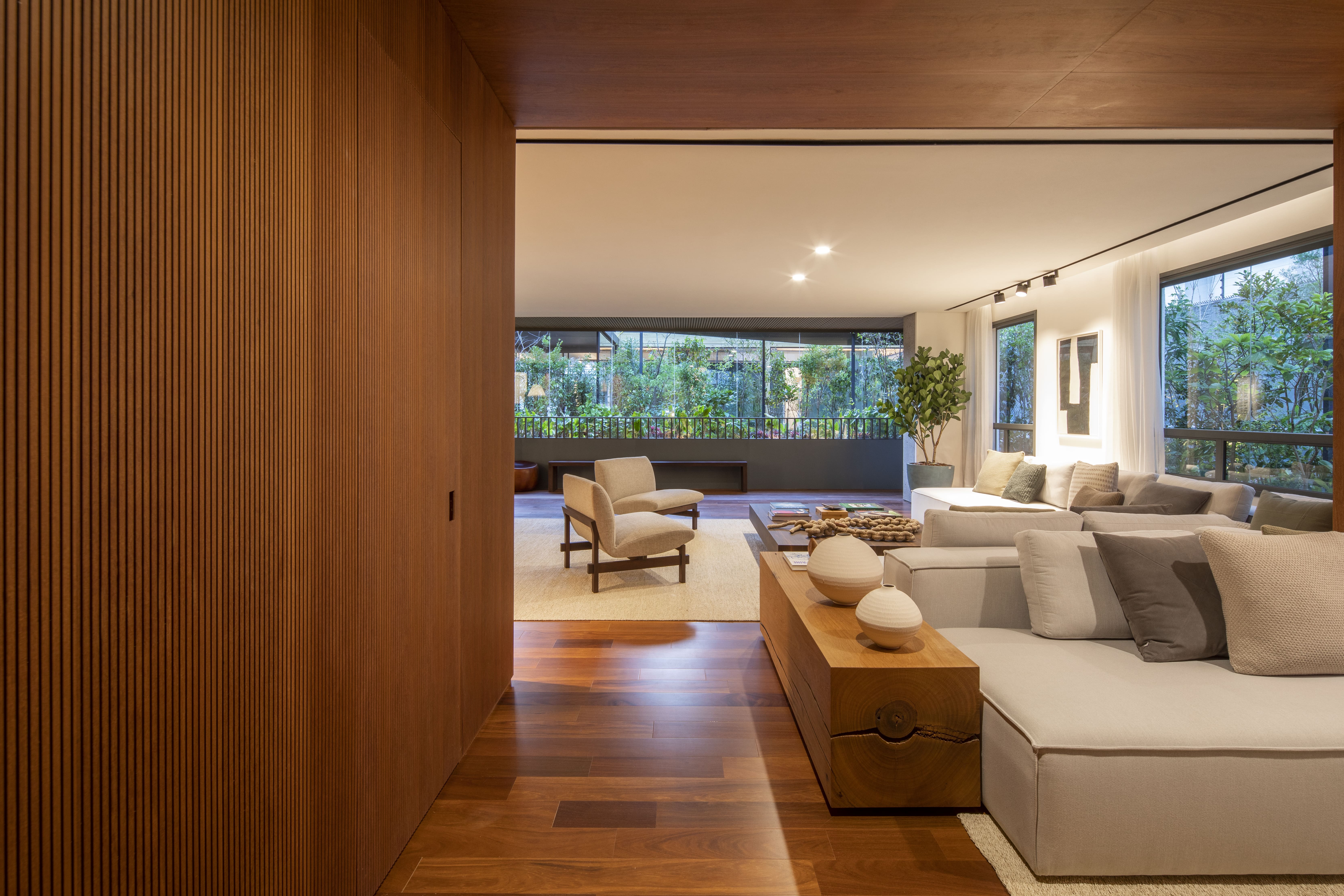 Melo Alves 645 Apartment by Matheus Farah e Manoel Maia Arquitetura ...