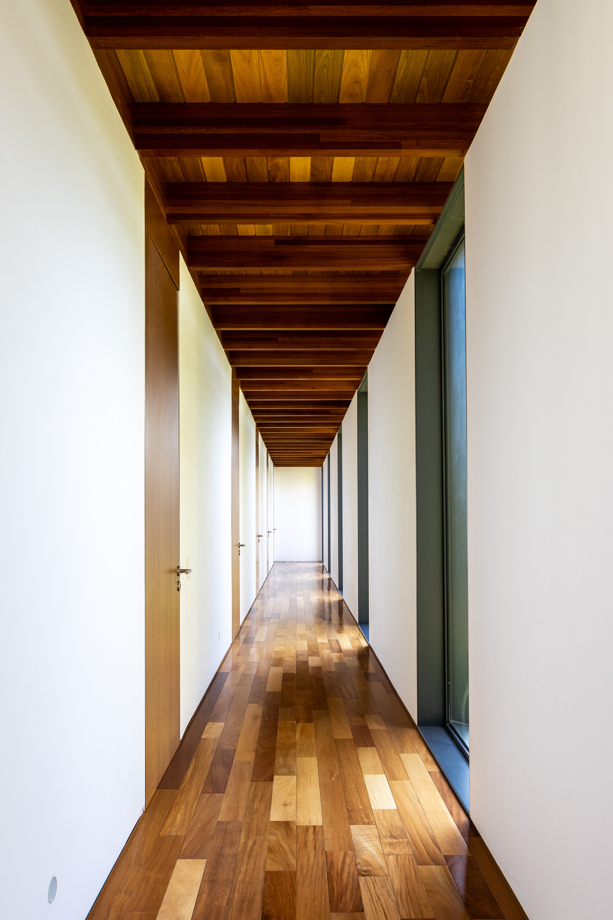 Madeira House by Matheus Farah e Manoel Maia Arquitetura - Architizer