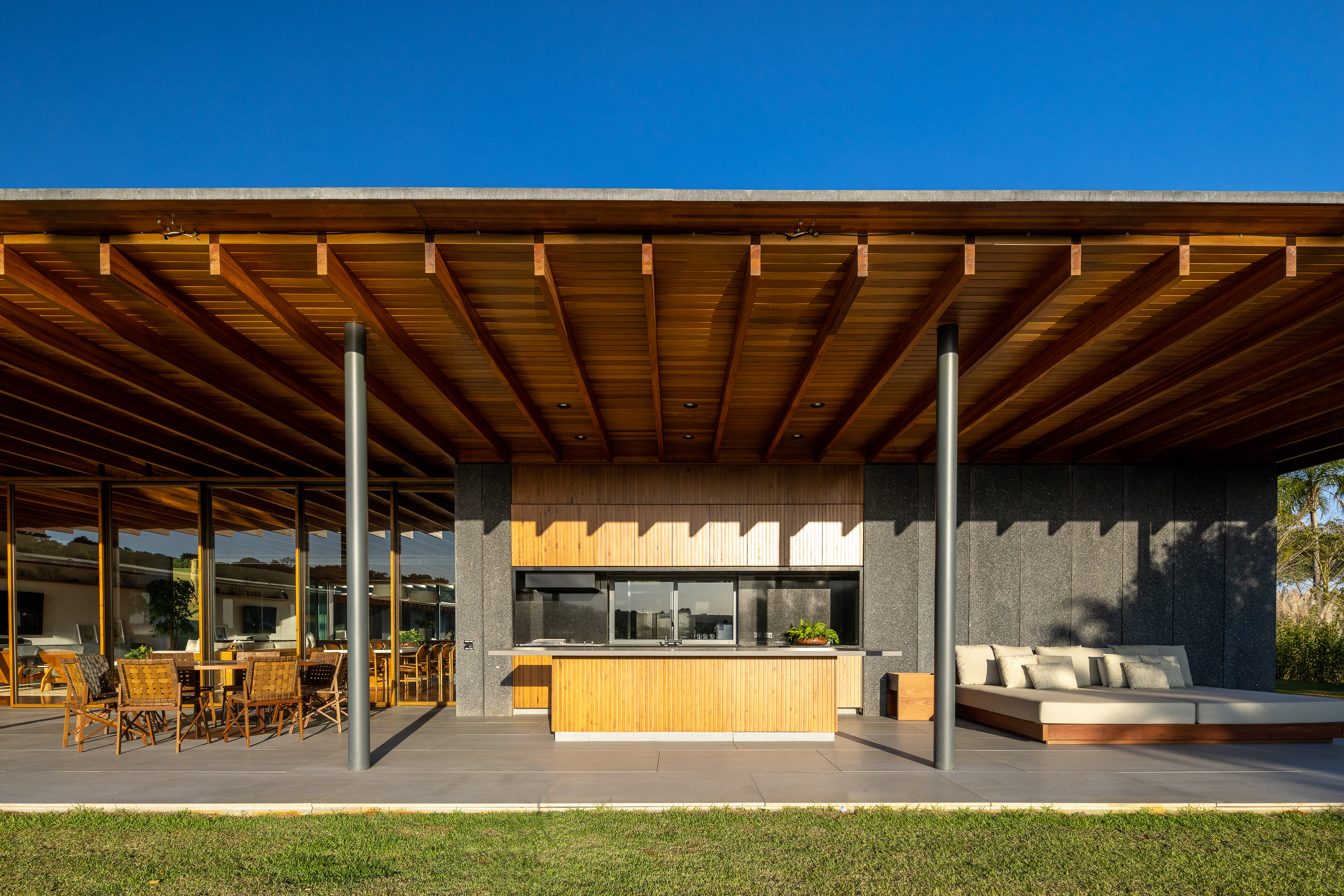 Madeira House by Matheus Farah e Manoel Maia Arquitetura - Architizer