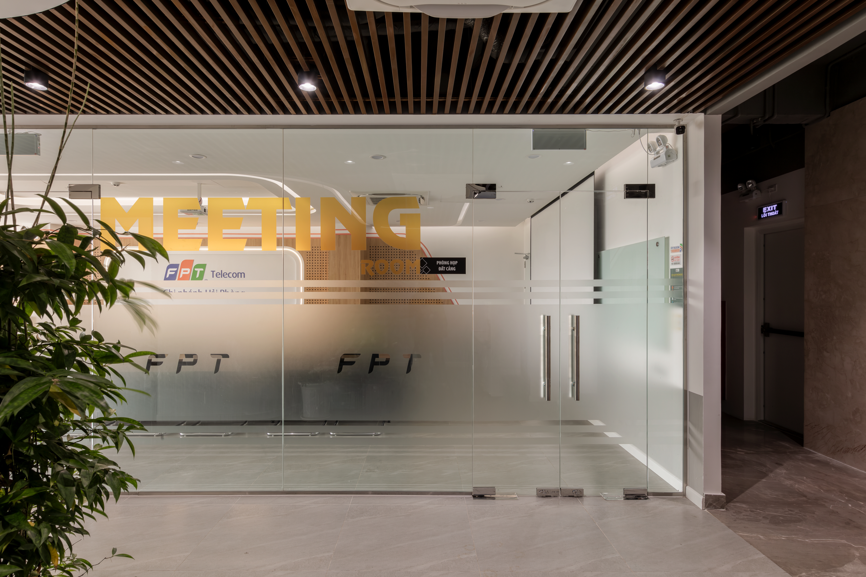 FPT TELECOM OFFICE by XMArchitect - Architizer