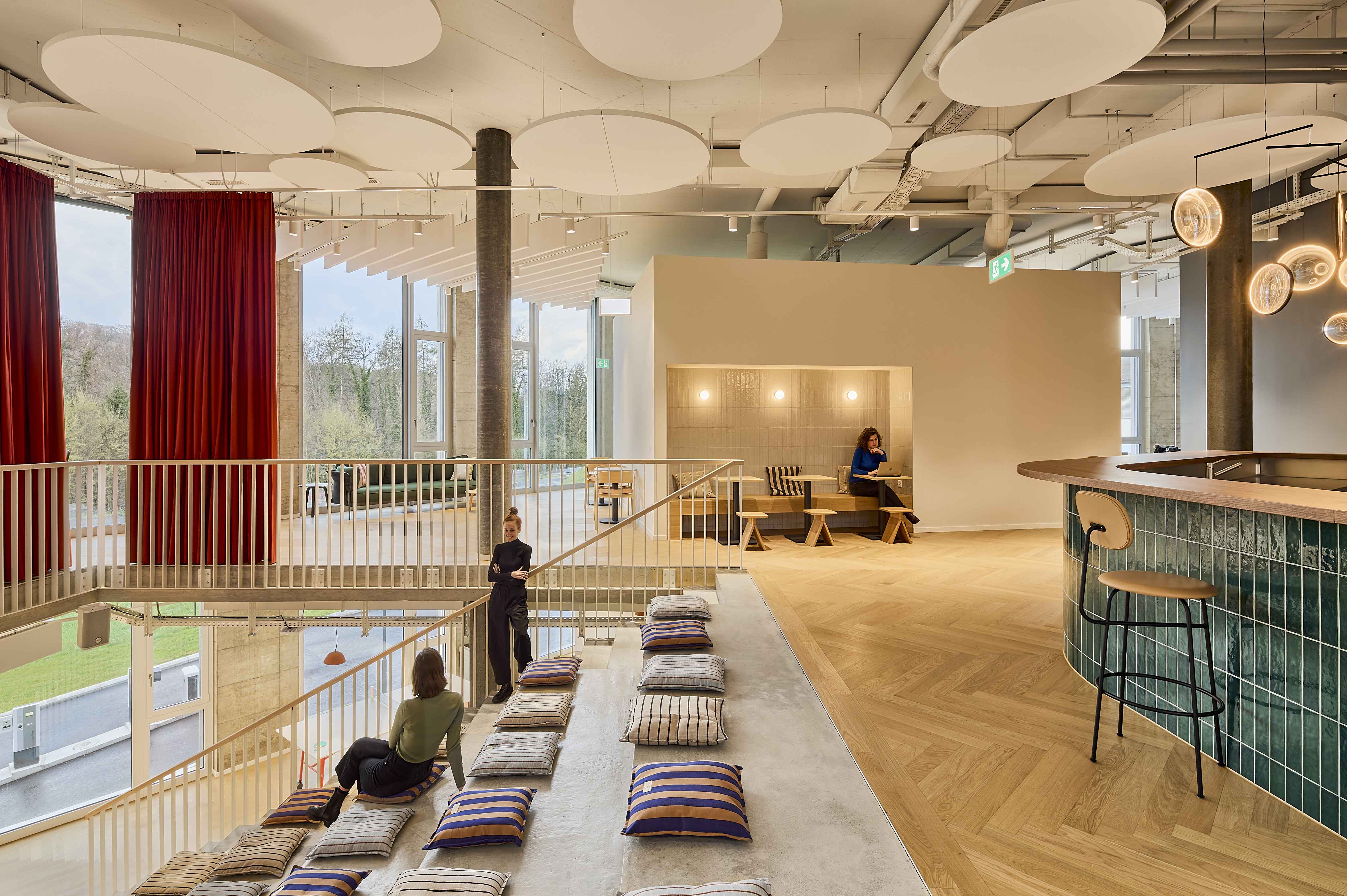 QoQa Headquarters and the QG in Bussigny-Lausanne by Studio Banana ...