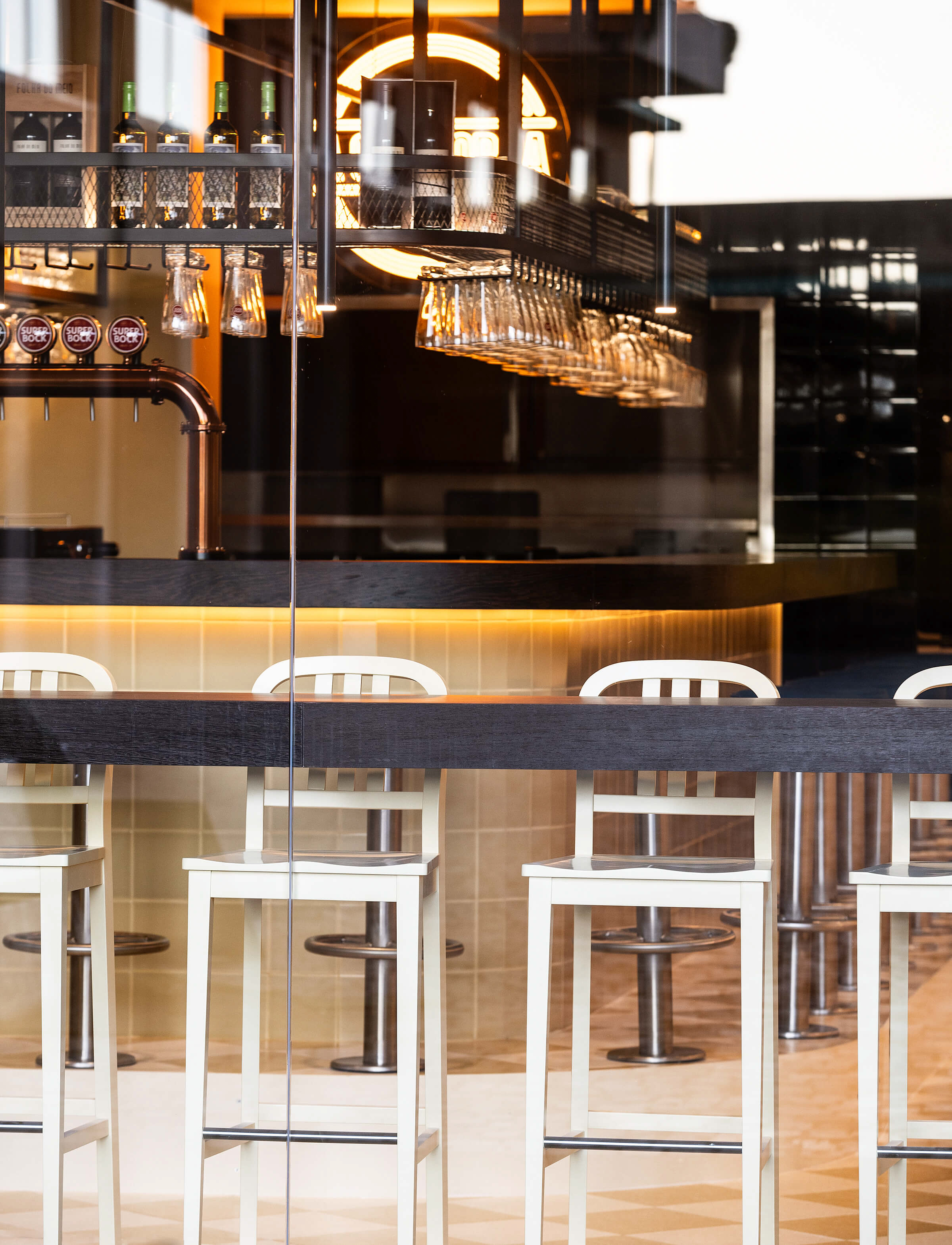 RM RESTAURANT&SNACK BAR by ESQVTA | interior design & architecture ...