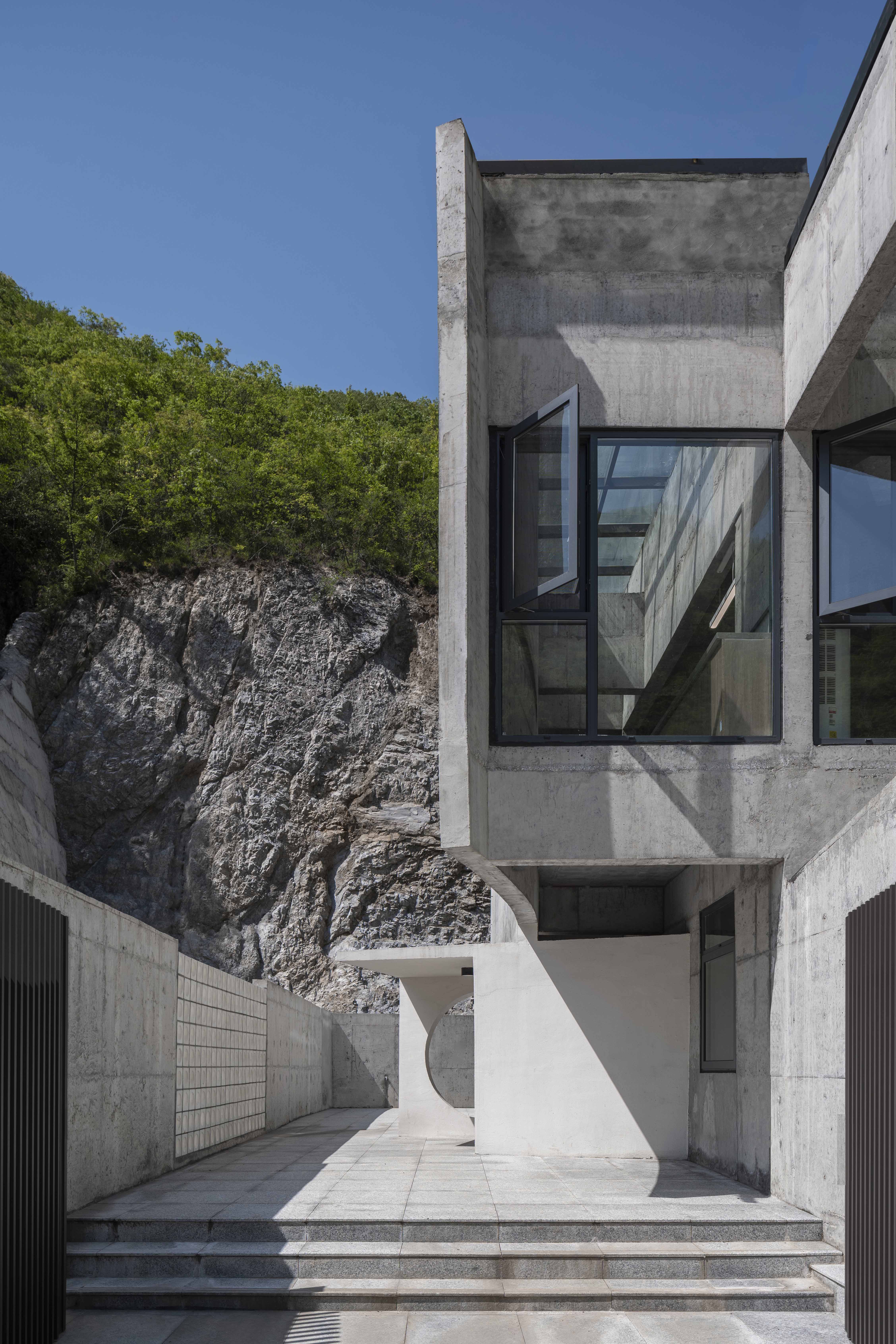 Idea 3879933: Cliff House by LI WENXI ARCHITECTS 郦文曦建筑事务所 in Shiyan ...