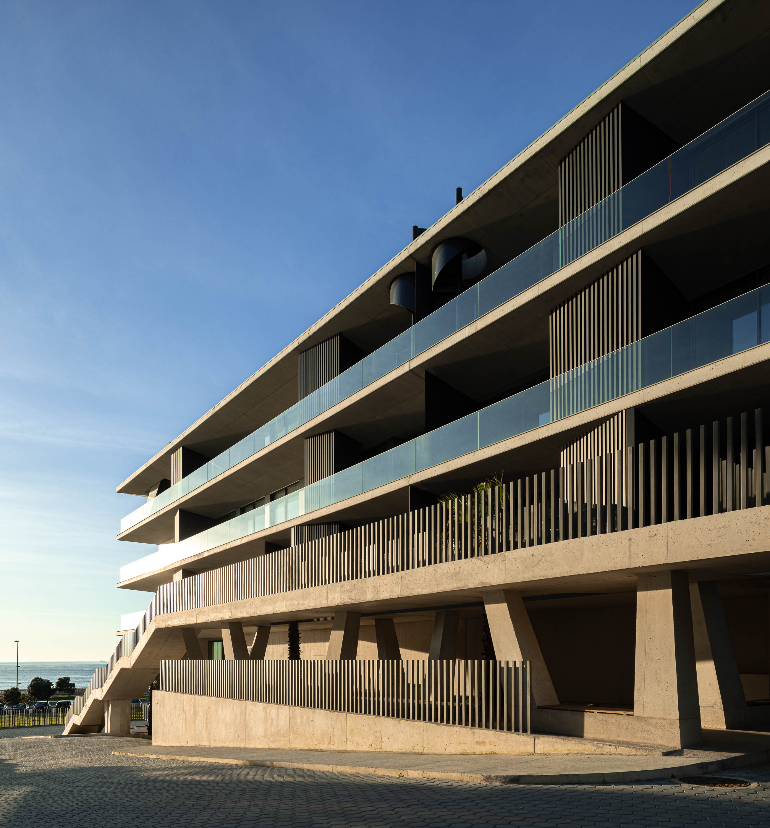 Seashore - Apartment Building by Atelier d'Arquitectura Lopes da Costa ...