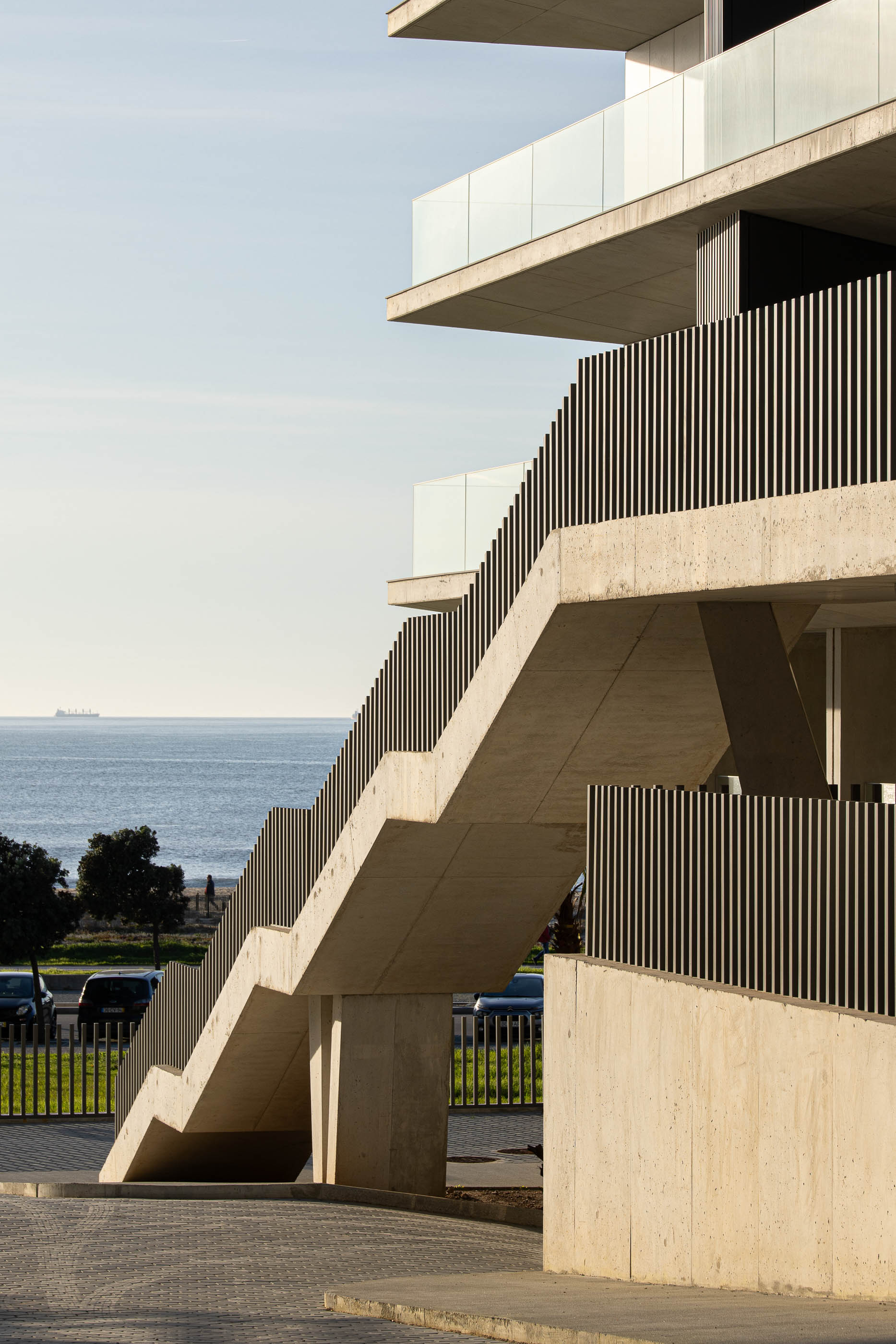 Seashore - Apartment Building by Atelier d'Arquitectura Lopes da Costa ...