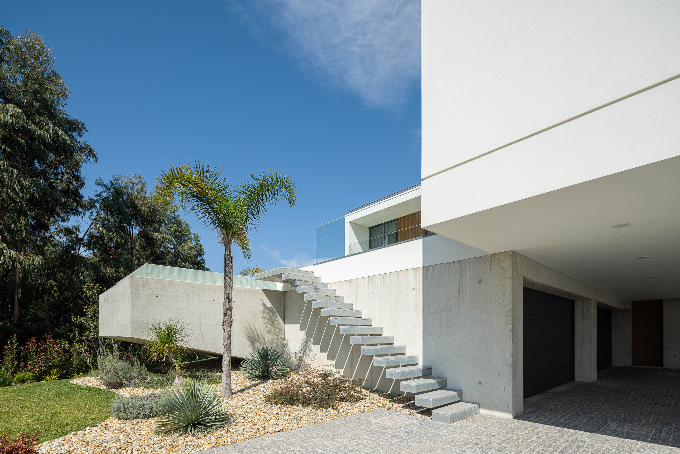 Idea 3885865: J.M.C. House by Atelier d'Arquitectura Lopes da Costa in ...