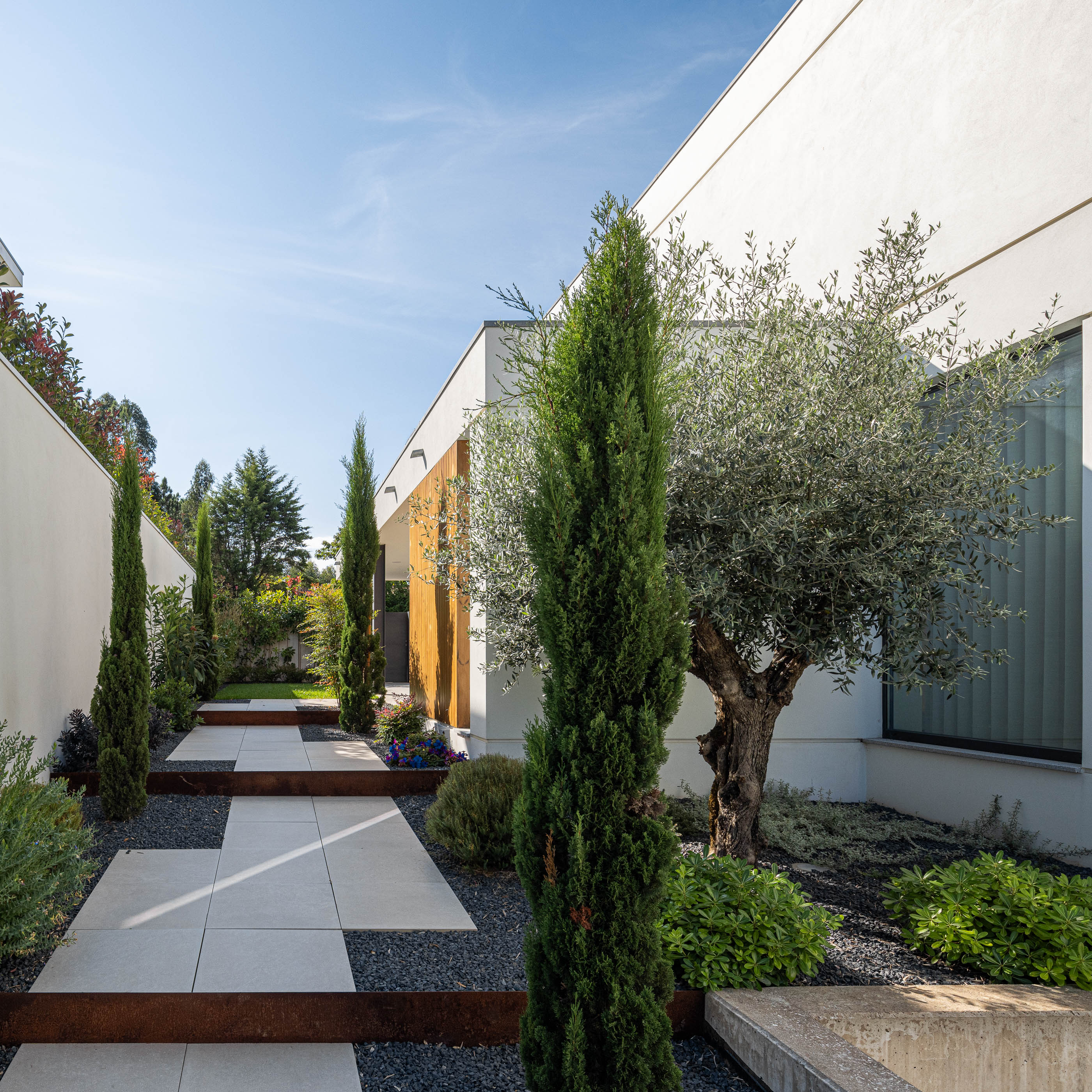 J.M.C. House by Atelier d'Arquitectura Lopes da Costa - Architizer