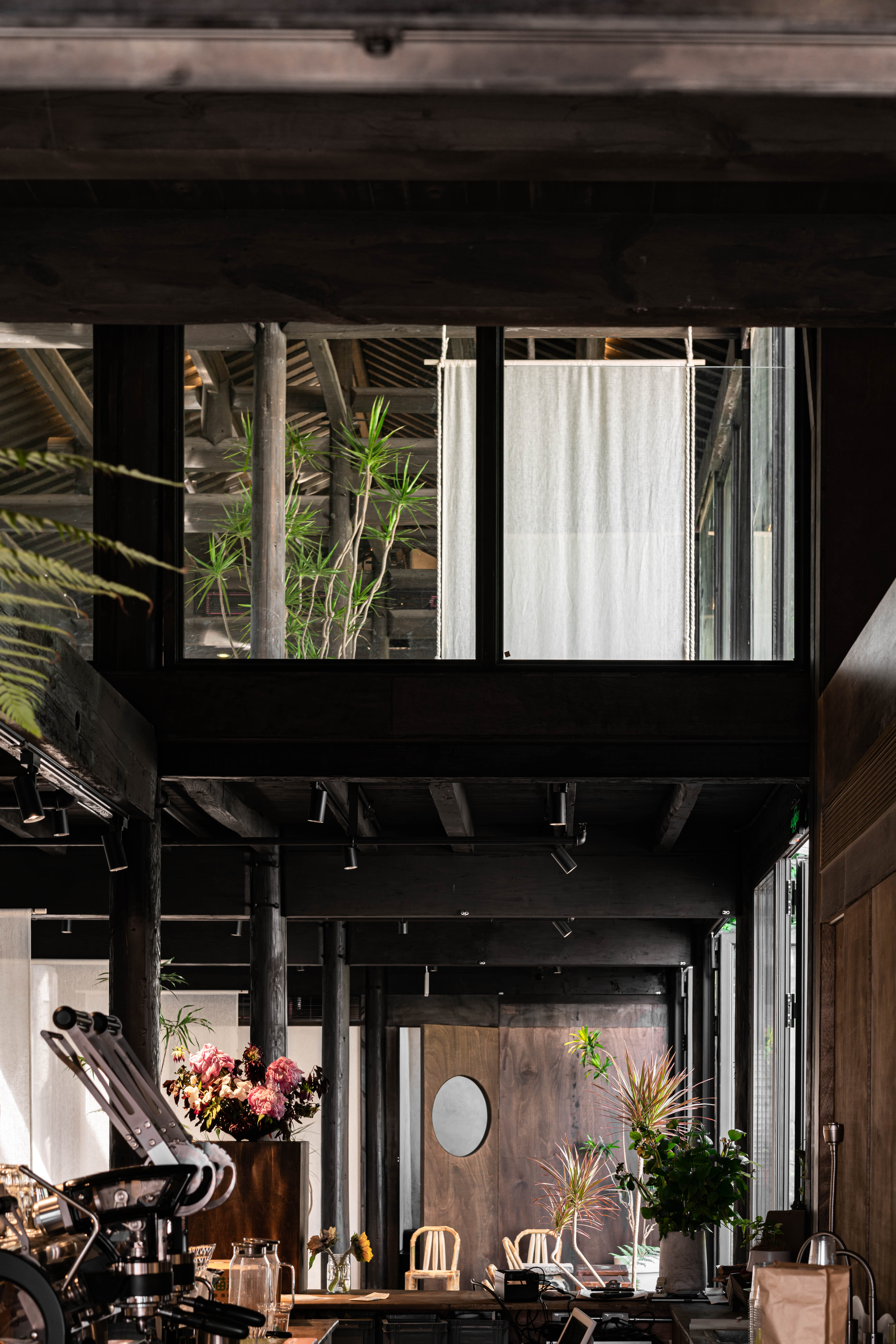 Hangzhou Metalhands Coffee by UK Studio - Architizer