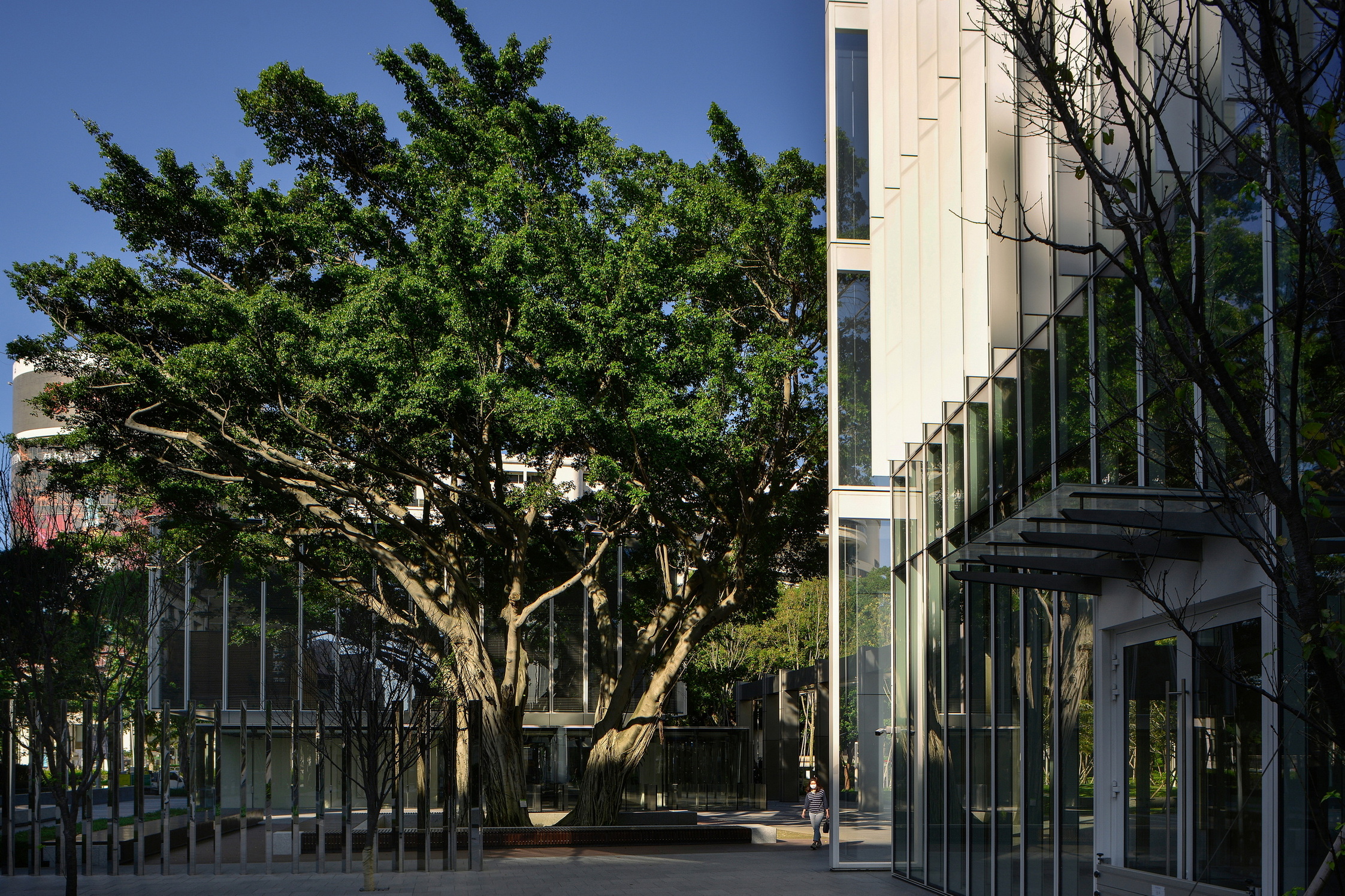 KGI Financial Headquarters by KRIS YAO | ARTECH - Architizer